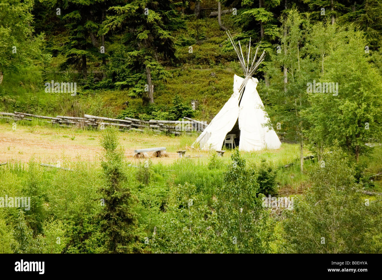 Tepee native american tent indian tepee hi-res stock photography and ...