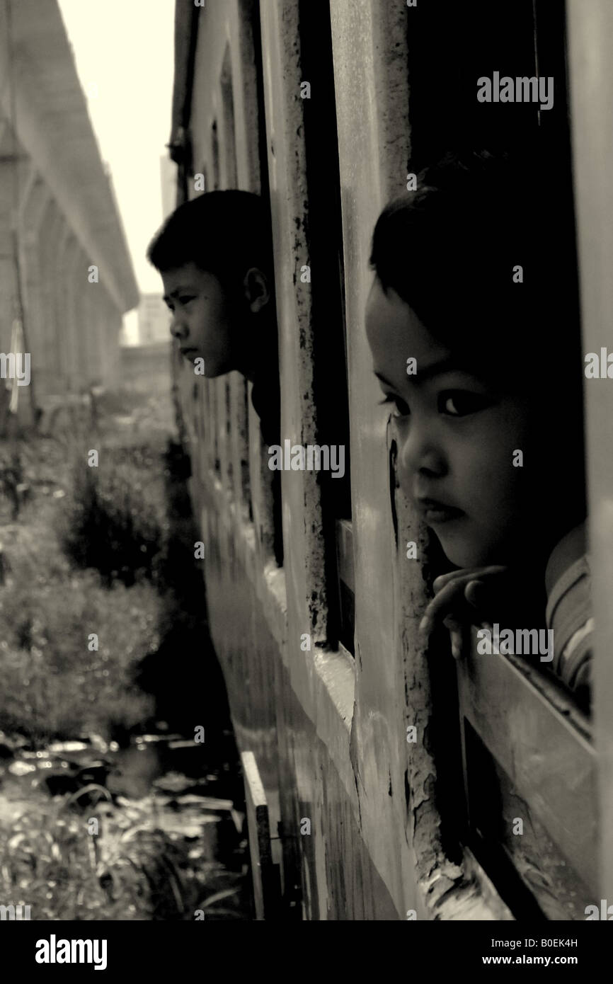 Bangkok street kids hi-res stock photography and images - Alamy