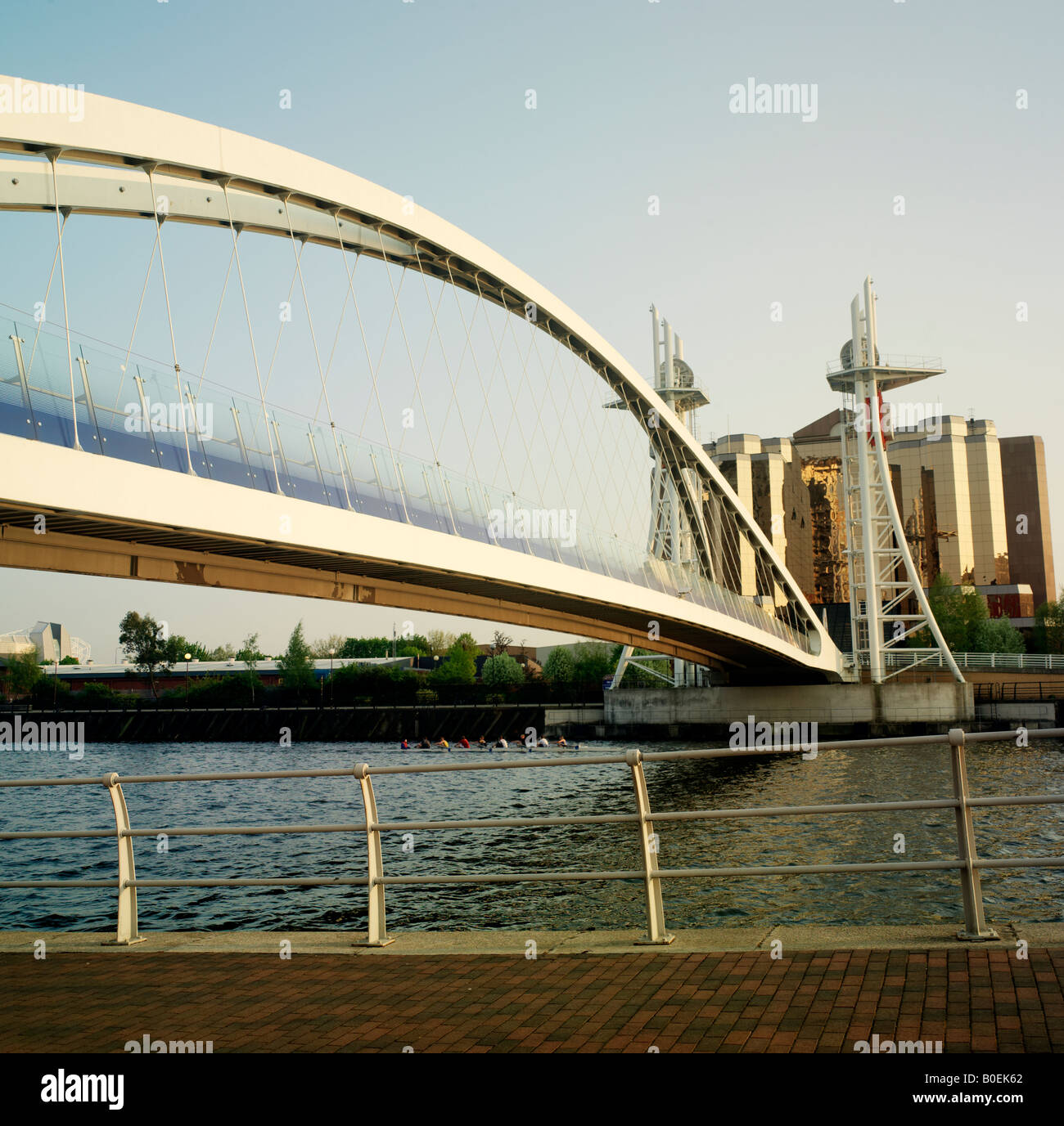 Lowry Bridge, Salford Quays Stock Photo - Alamy