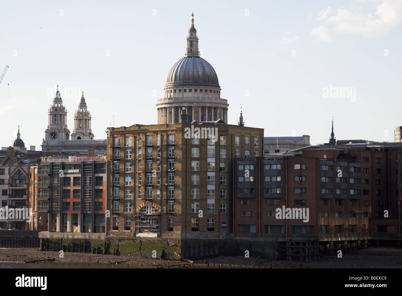 London s famous buildings hi-res stock photography and images - Alamy