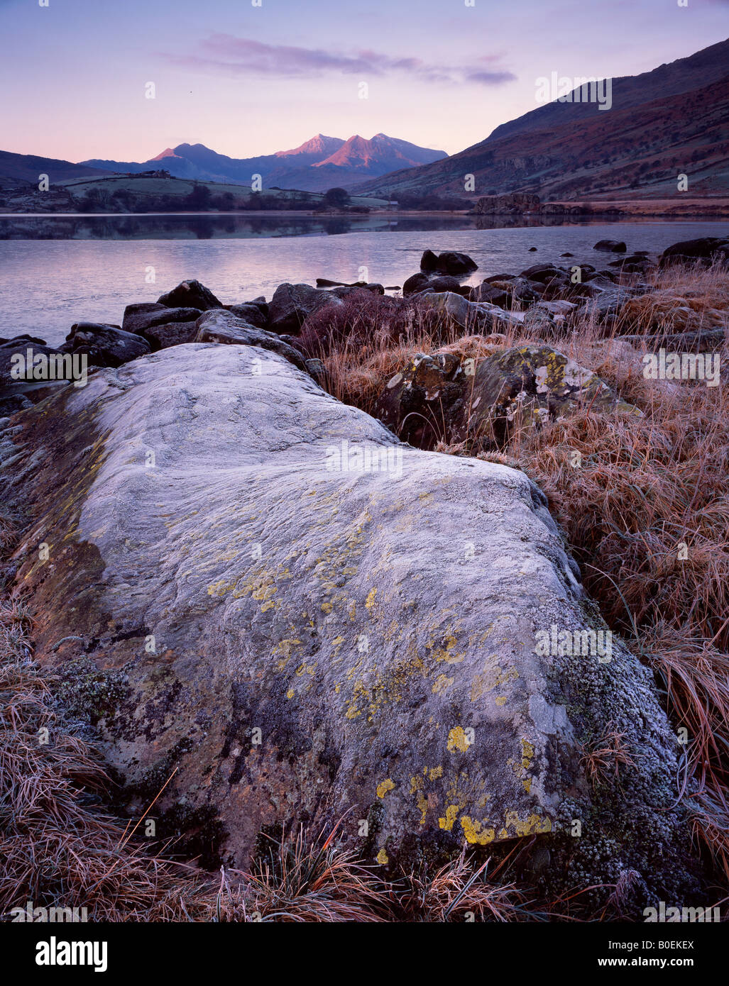 Winter view across Llynnau Mymbyr to the Snowdon horseshoe. Snowdonia ...