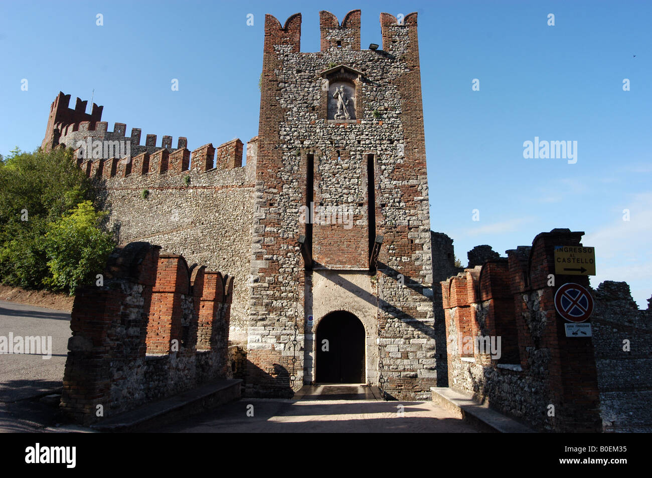 Castelli castles hi-res stock photography and images - Alamy