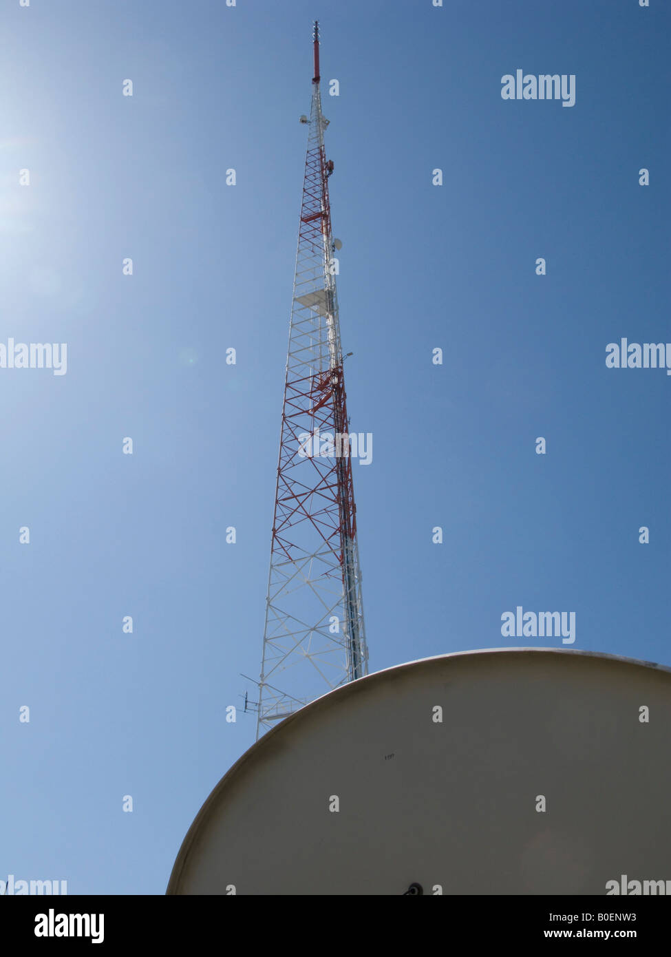 Communications tower hi-res stock photography and images - Alamy