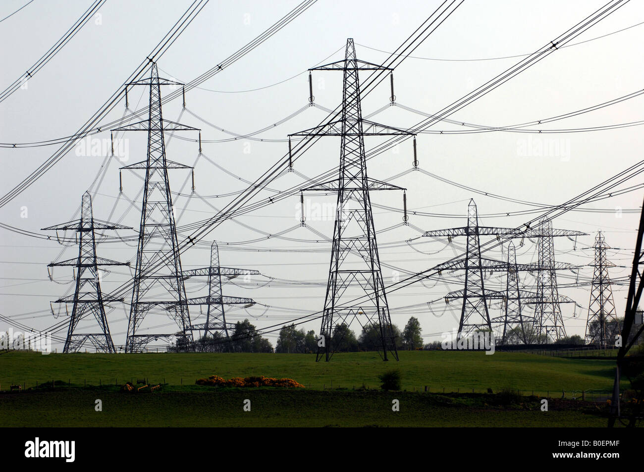 Electricity pylons scotland uk hi-res stock photography and images - Alamy