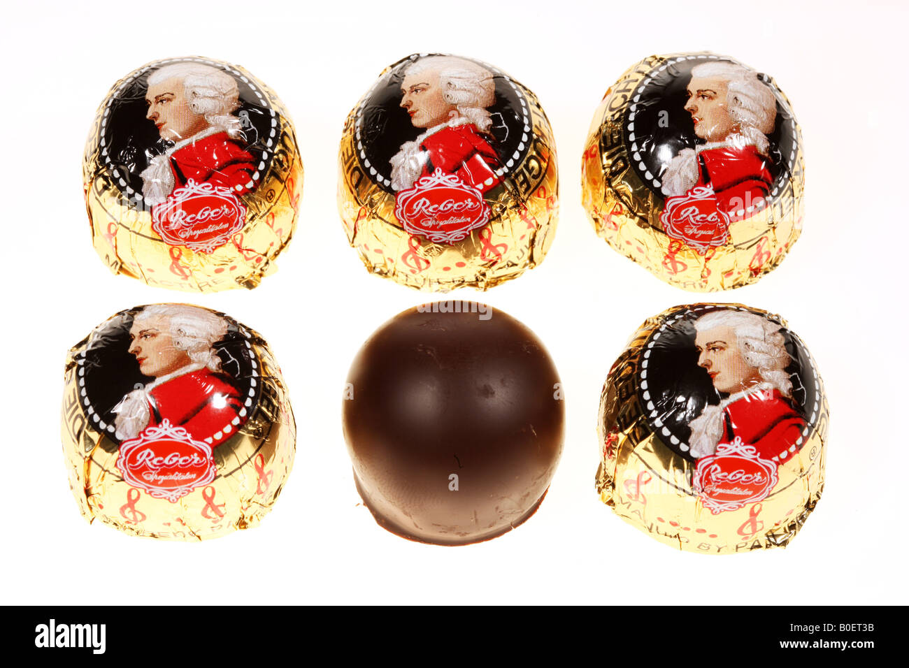 Sweets Mozart Kugeln Praline Stock Photo - Alamy
