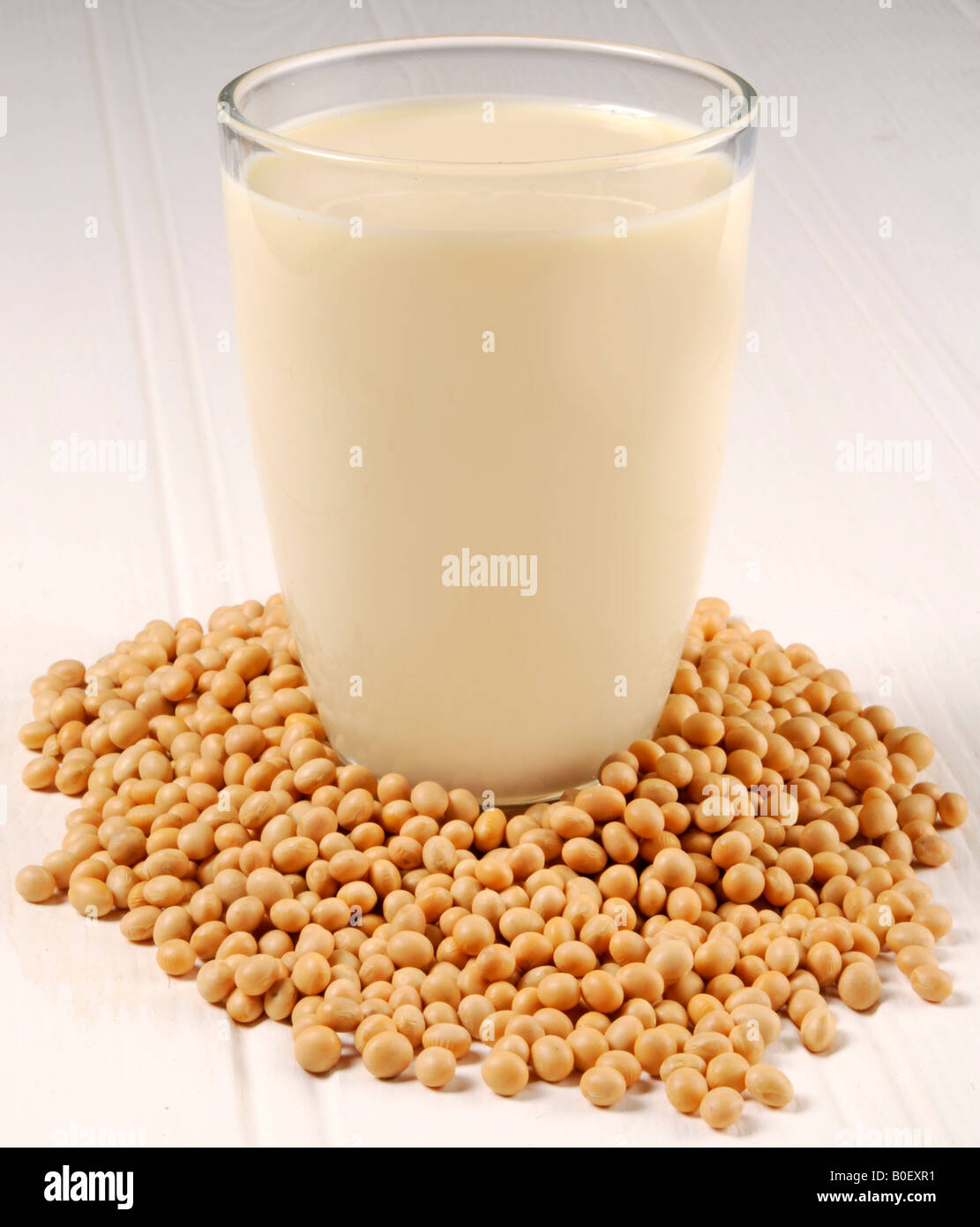 GLASS OF SOYA MILK WITH SOYA BEANS Stock Photo - Alamy