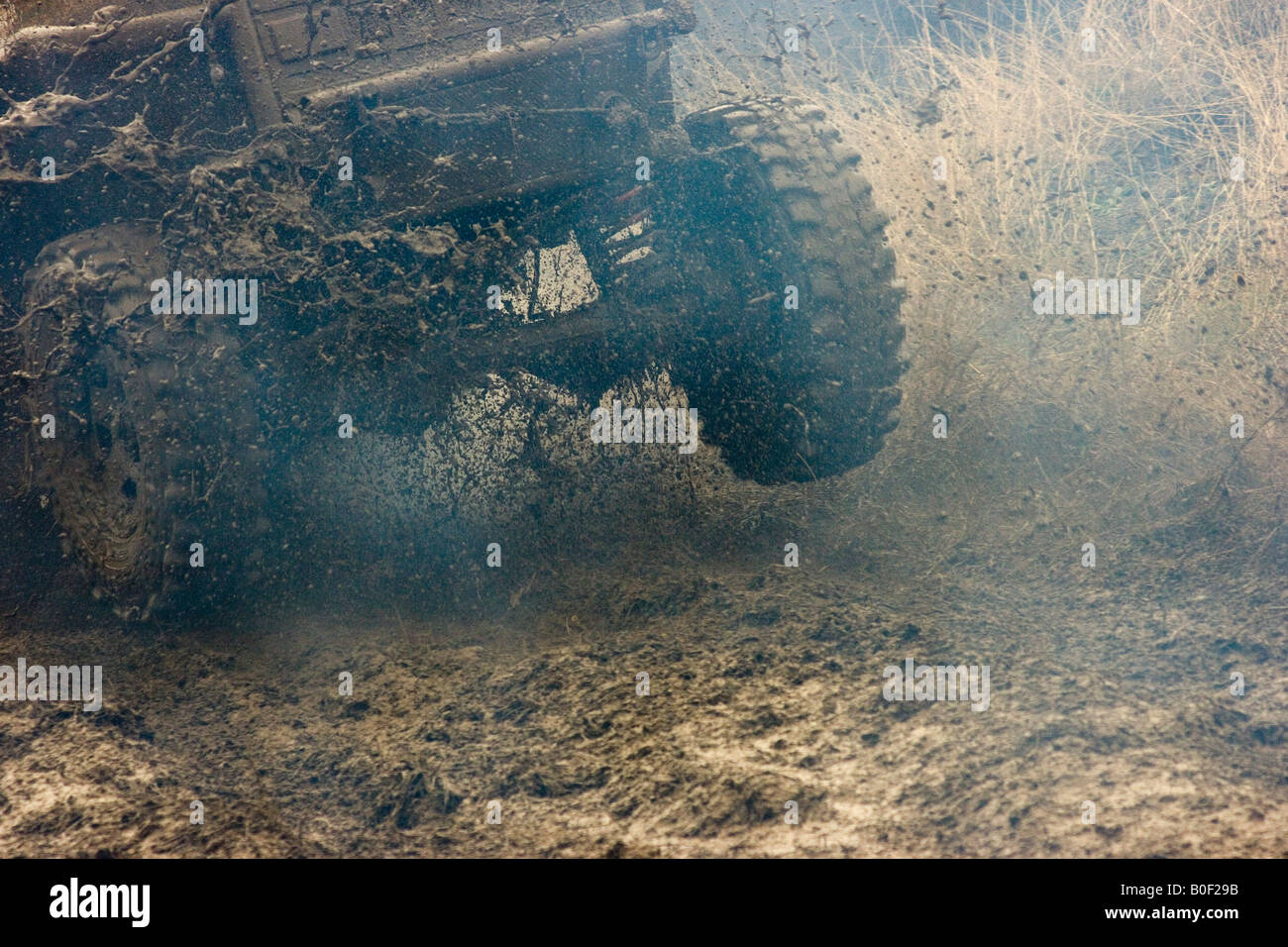 Dirt track mud off road splash hi-res stock photography and images - Alamy