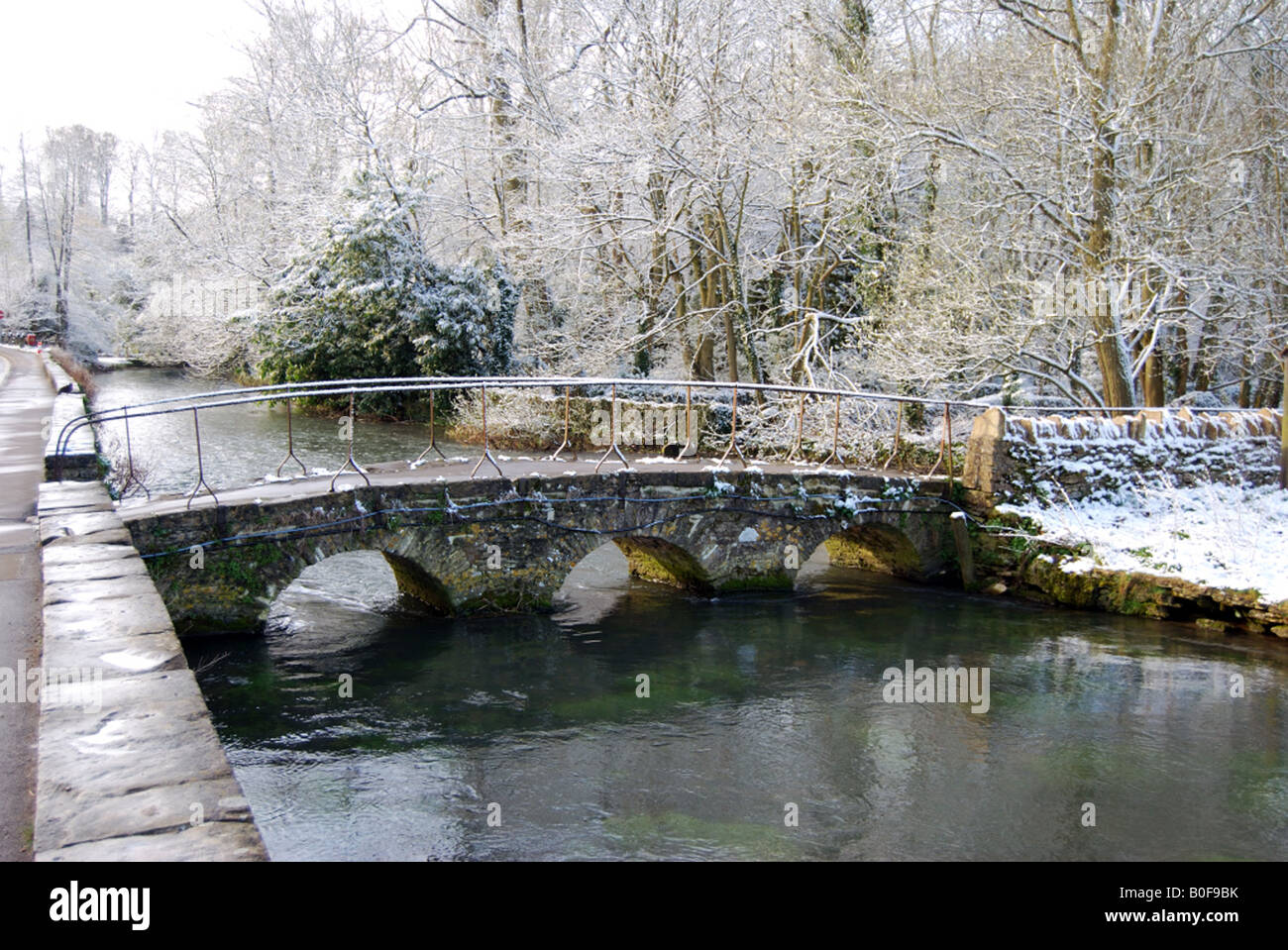 Cotswolds bibury winter snow hi-res stock photography and images - Alamy