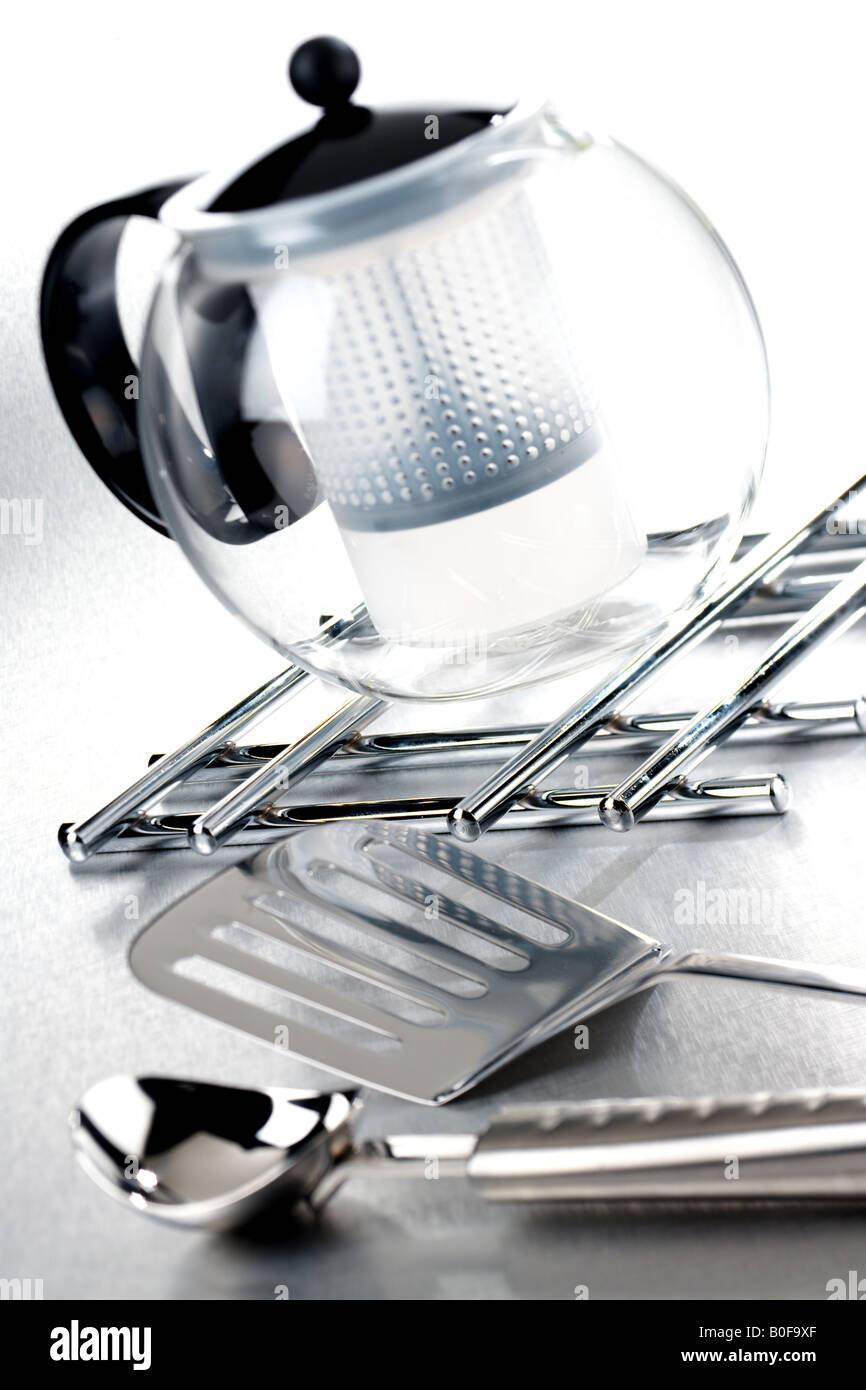 Aluminium utensils hi-res stock photography and images - Alamy