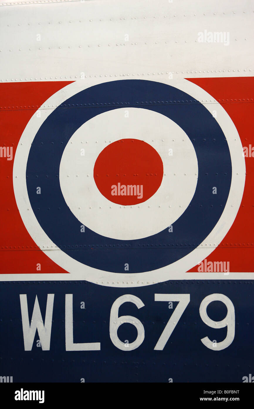 RAF AIRCRAFT ROUNDEL AND SERIAL NUMBER IMPERIAL W Stock Photo - Alamy