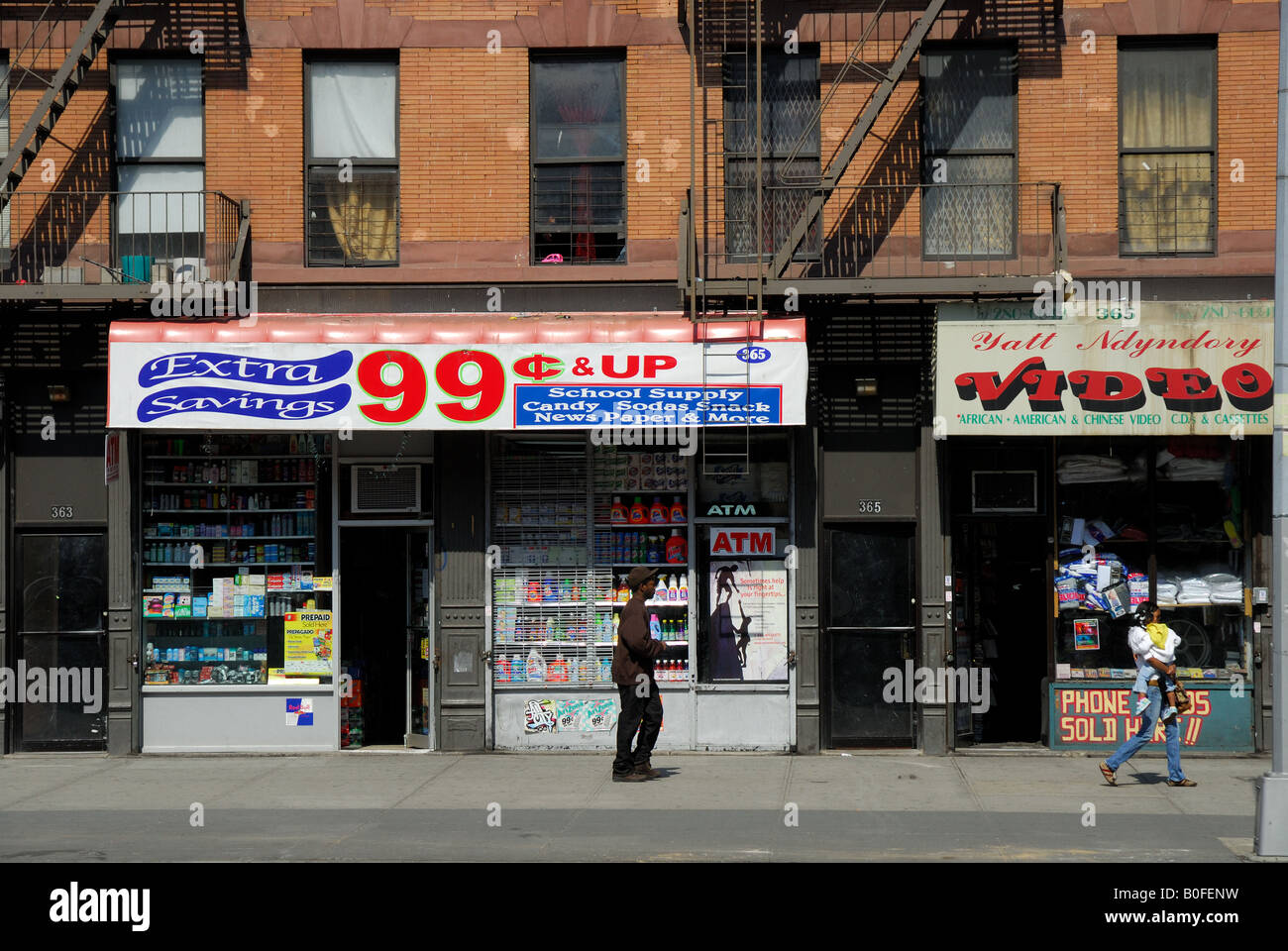 Street scene in Lenox Avenue, Harlem, New York Stock Photo - Alamy