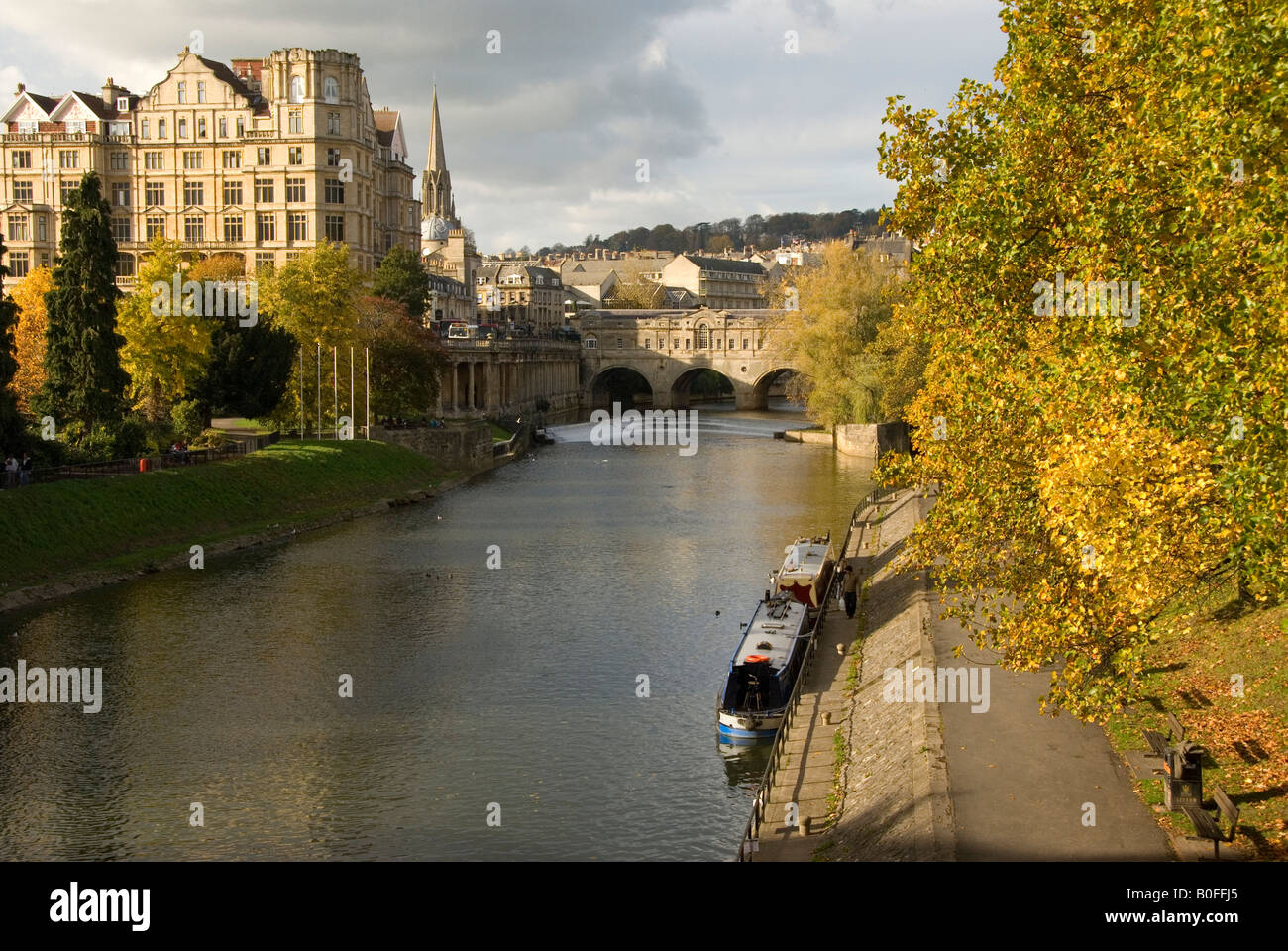 A picture of the River Avon in Bath in Autumn looking east Stock Photo ...