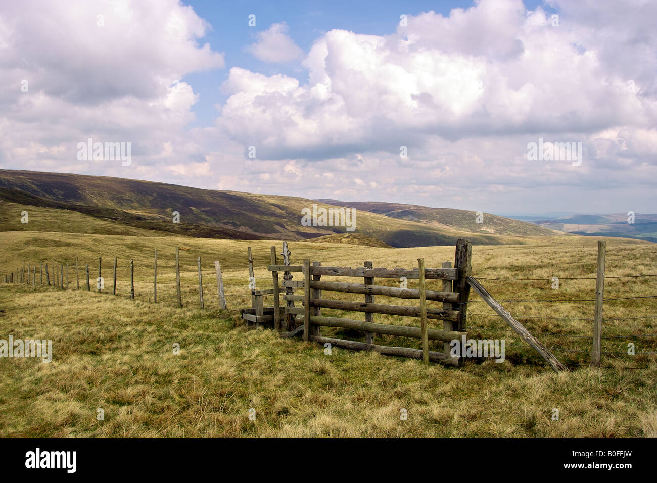Lancashire field wall hi-res stock photography and images - Alamy