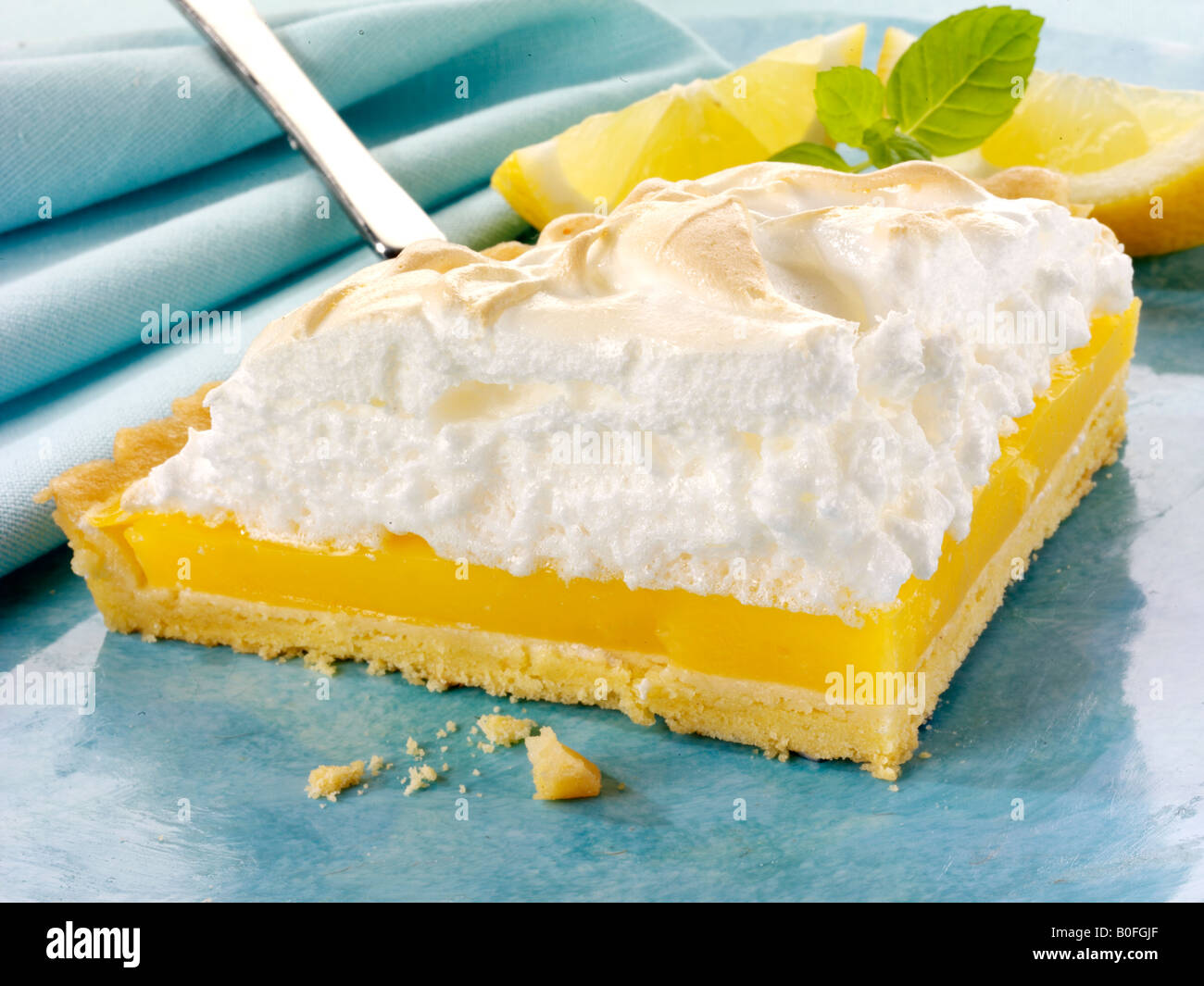 LEMON MERINGUE PIE SLICE Stock Photo - Alamy