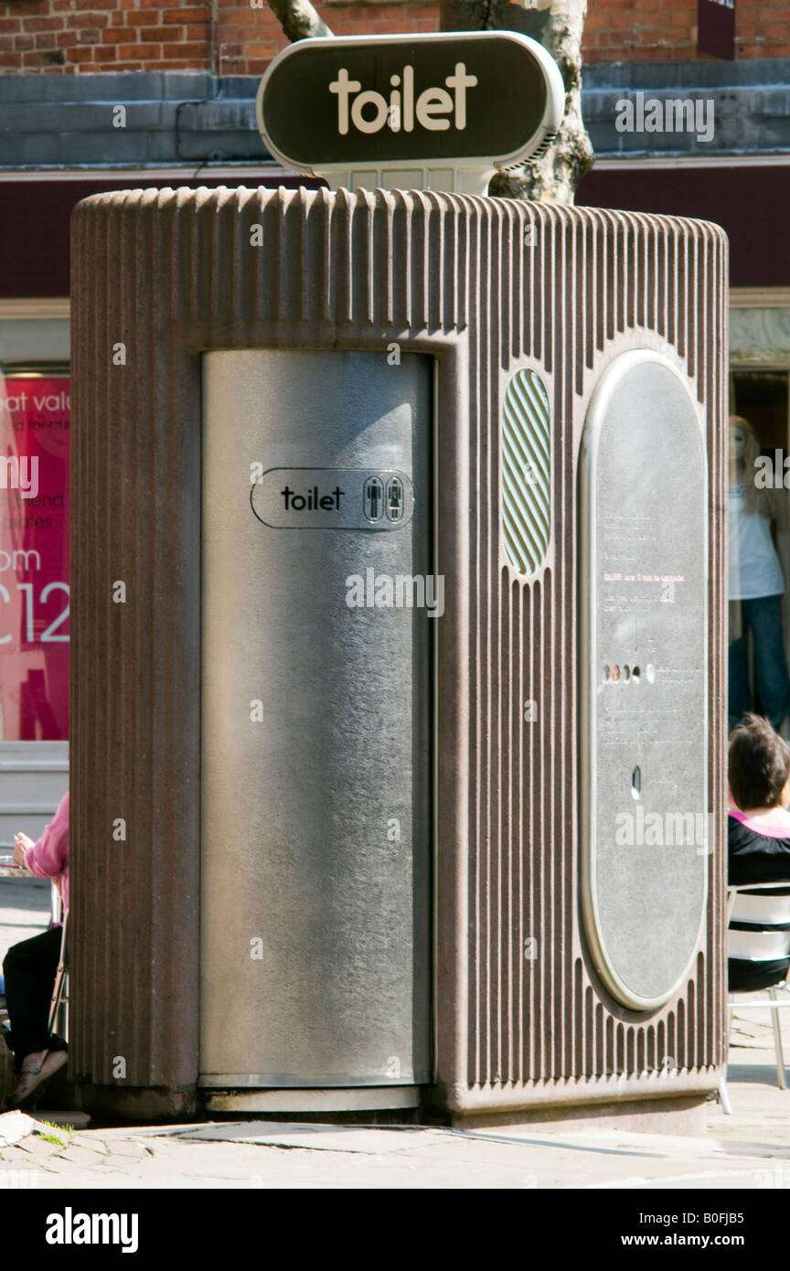 Street toilet hi-res stock photography and images - Alamy