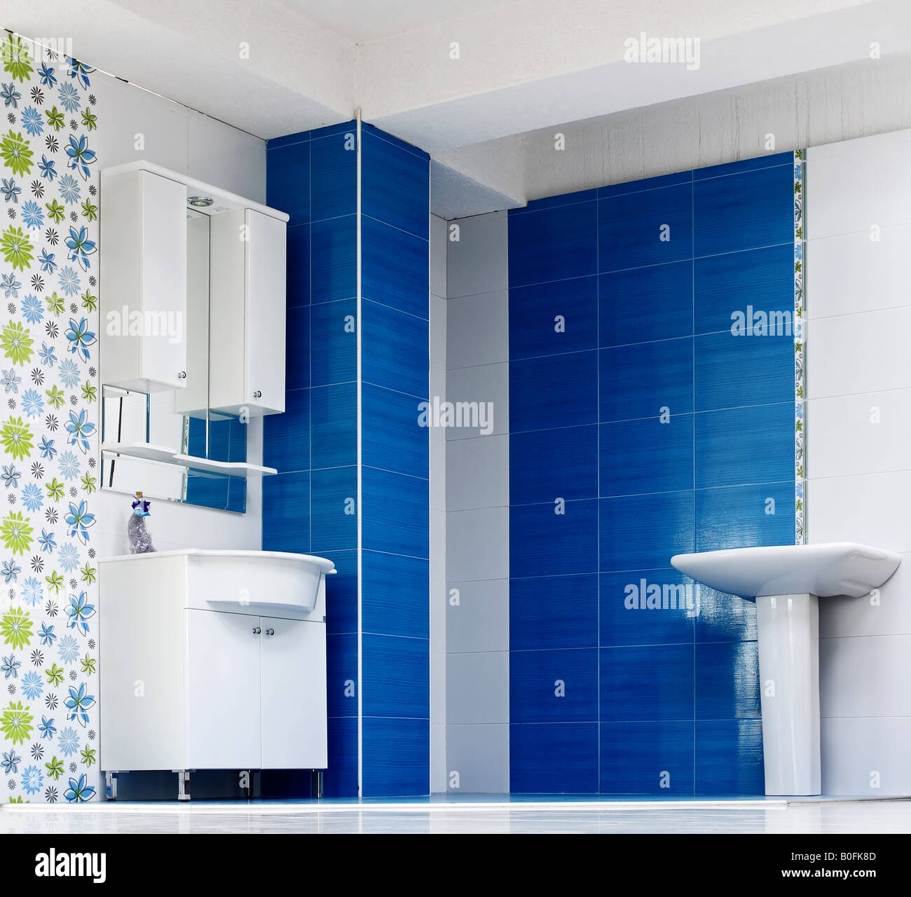 ceramic elements in a beautiful bathroom Stock Photo - Alamy