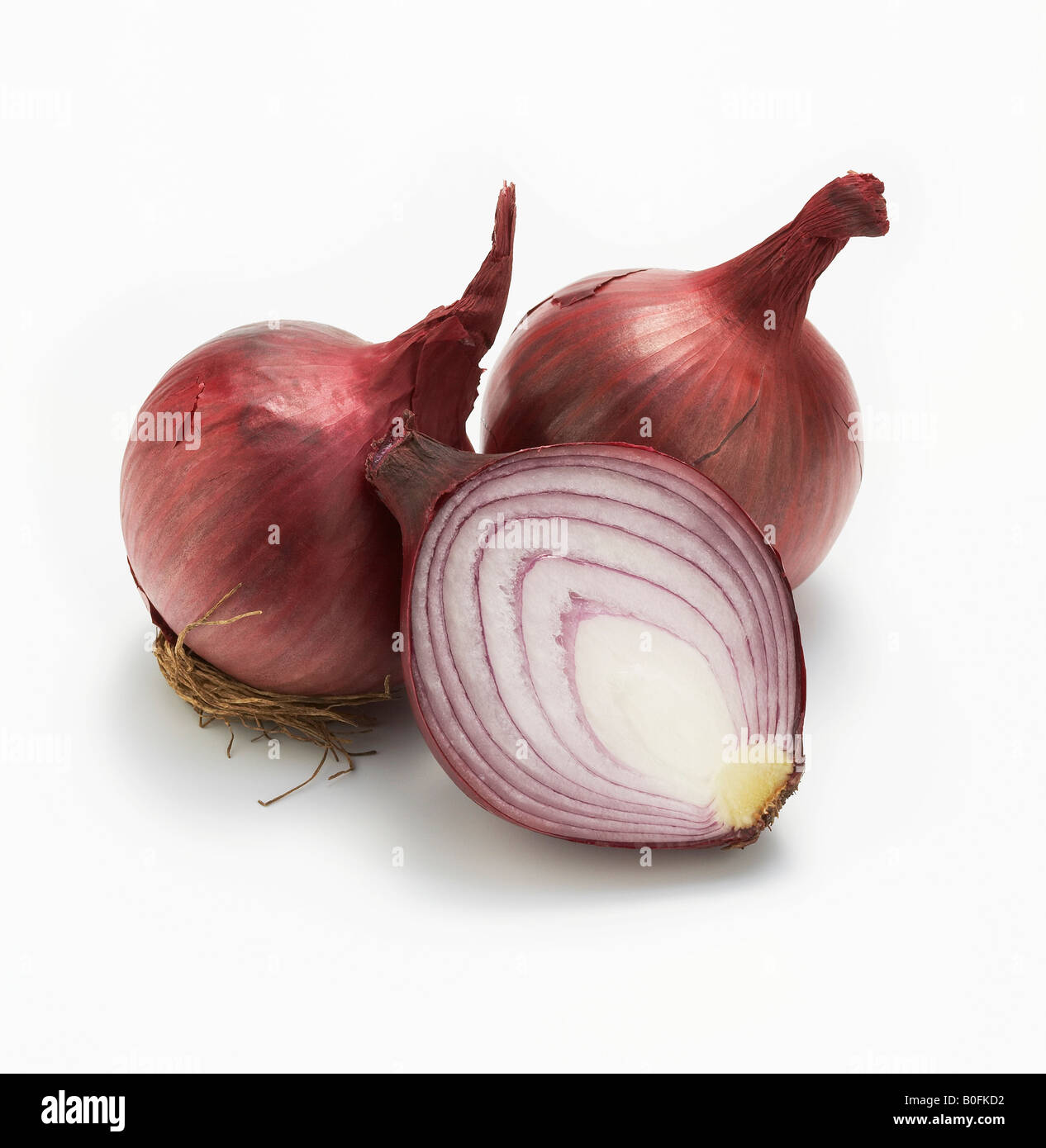 Red onion half cut out hi-res stock photography and images - Alamy