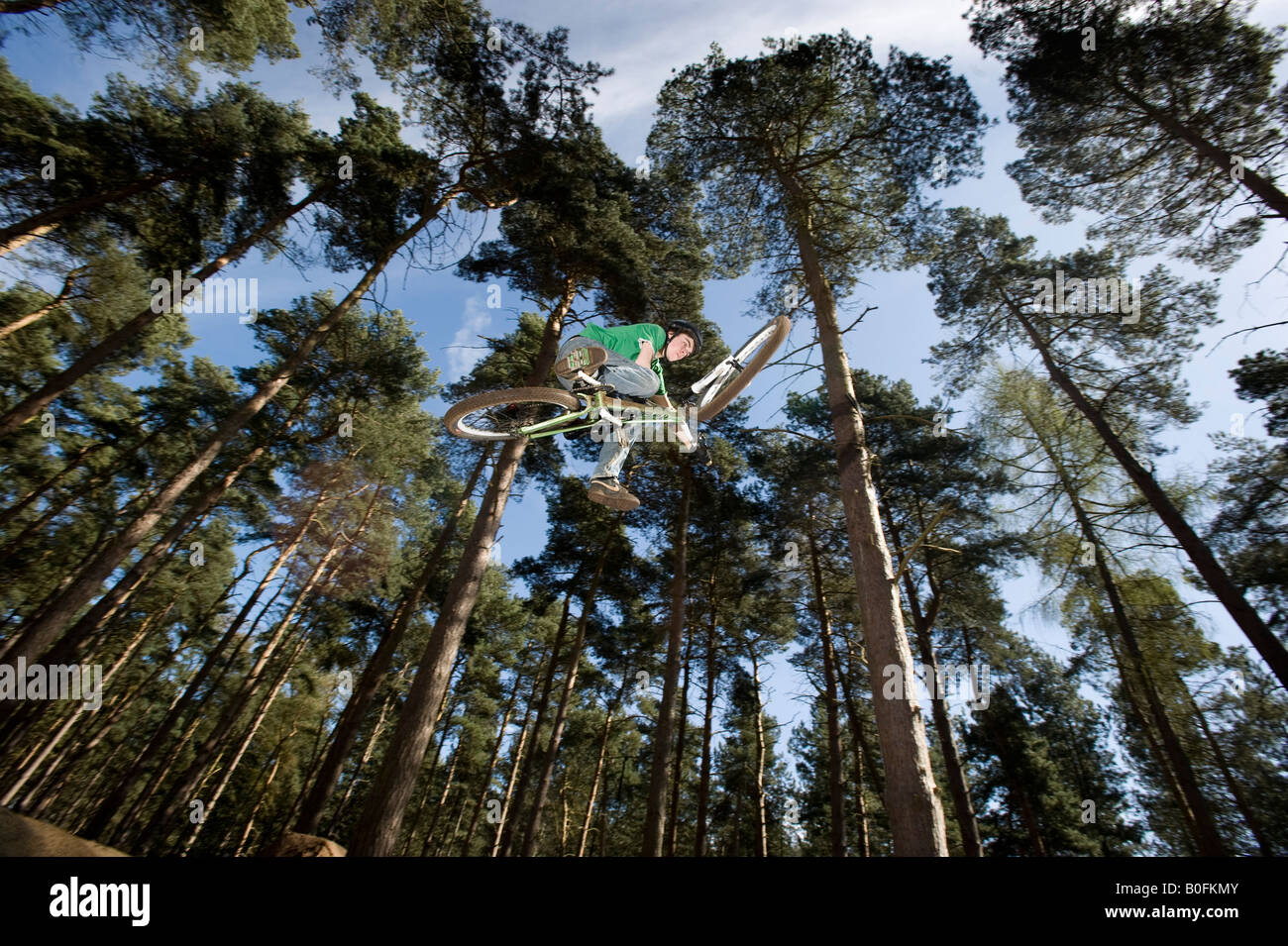 Mountain bike dirt jump trick hi-res stock photography and images - Alamy