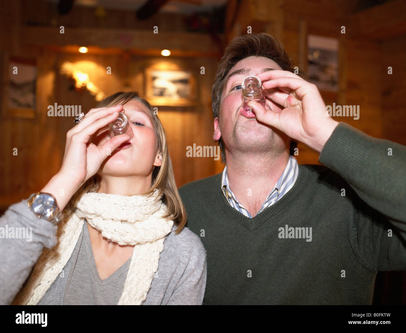 Restaurant tipping hi-res stock photography and images - Alamy