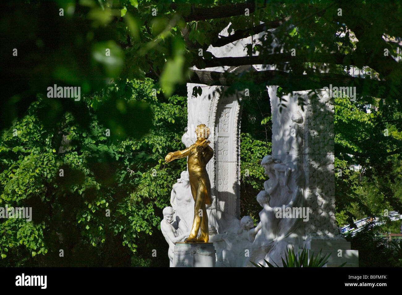 Johann Strauss Memorial by Edmund von Hellmer in Stadt Park Vienna ...