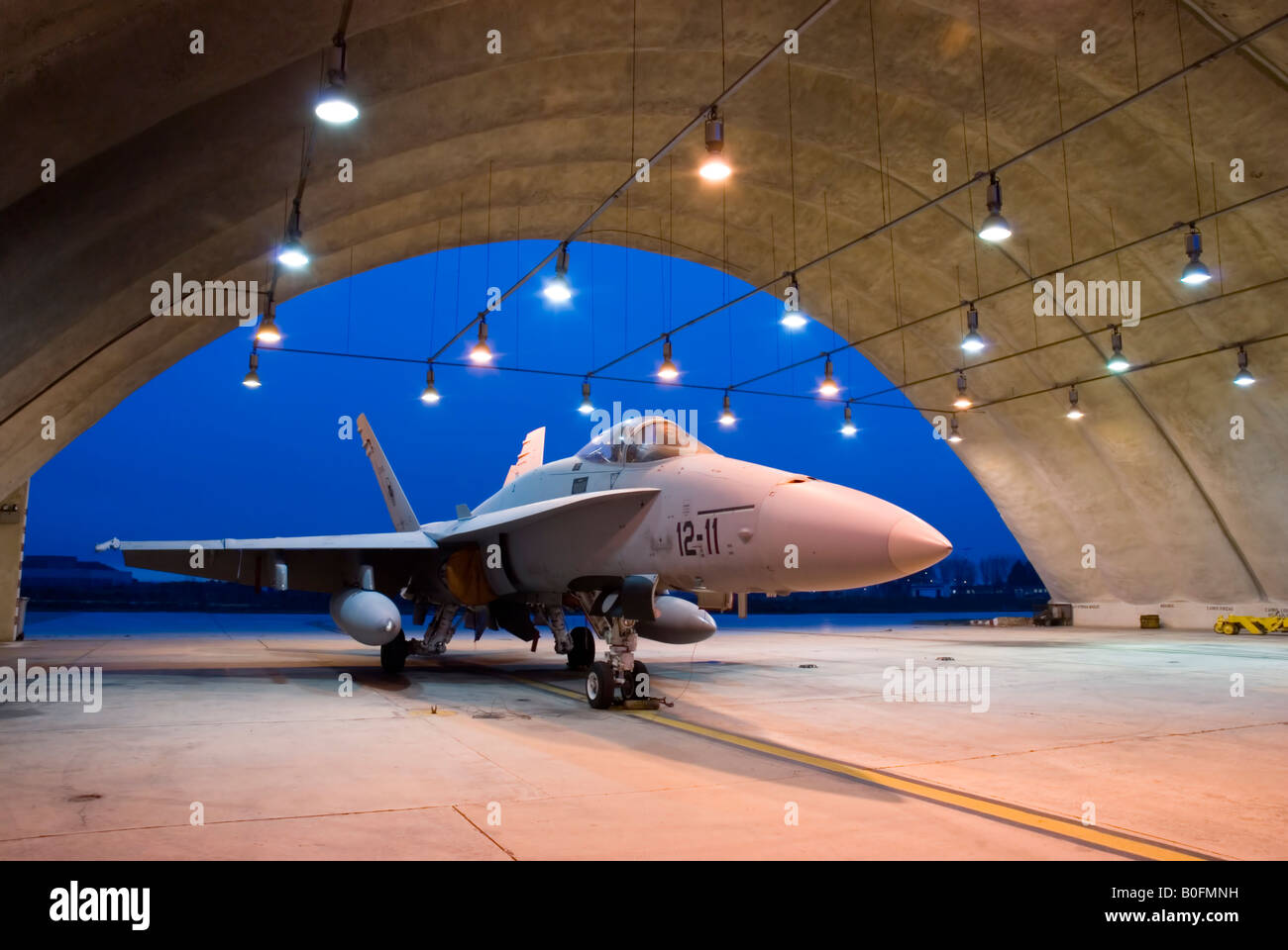 F18 aircraft fighter canopy hi-res stock photography and images - Alamy