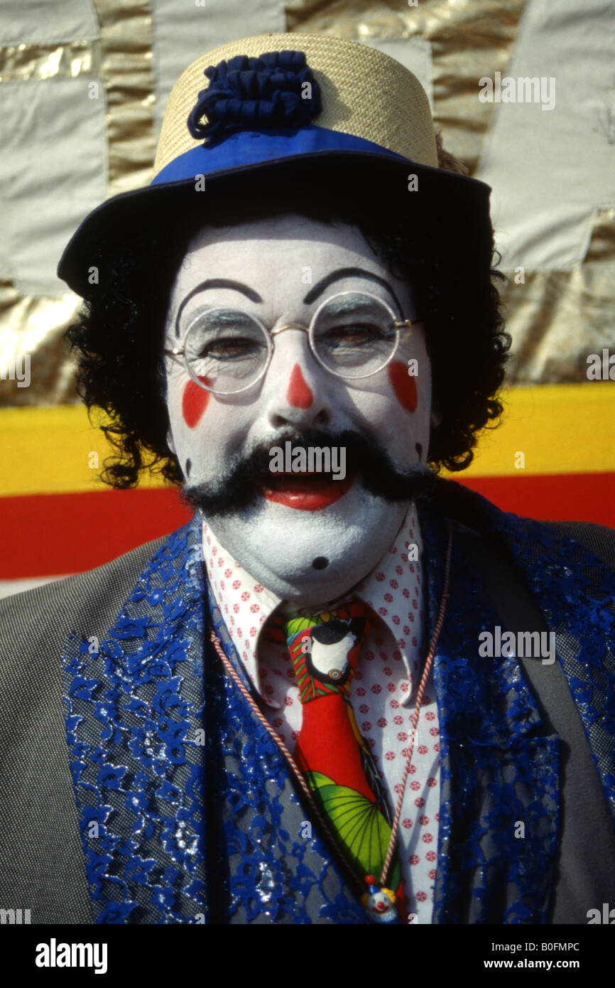 Clown clothes hi-res stock photography and images - Alamy