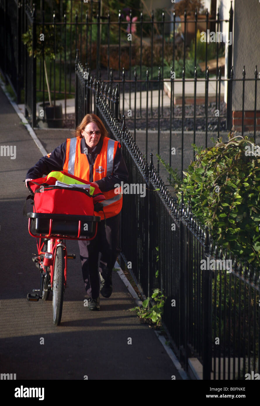Postwoman postman uk hi-res stock photography and images - Alamy