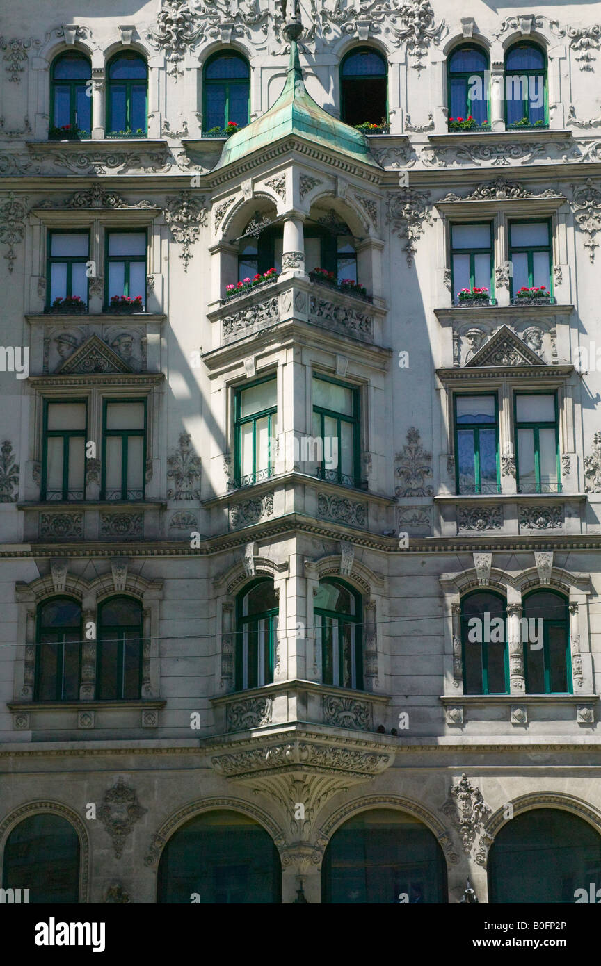 Historical building by the street Vienna Austria Stock Photo - Alamy