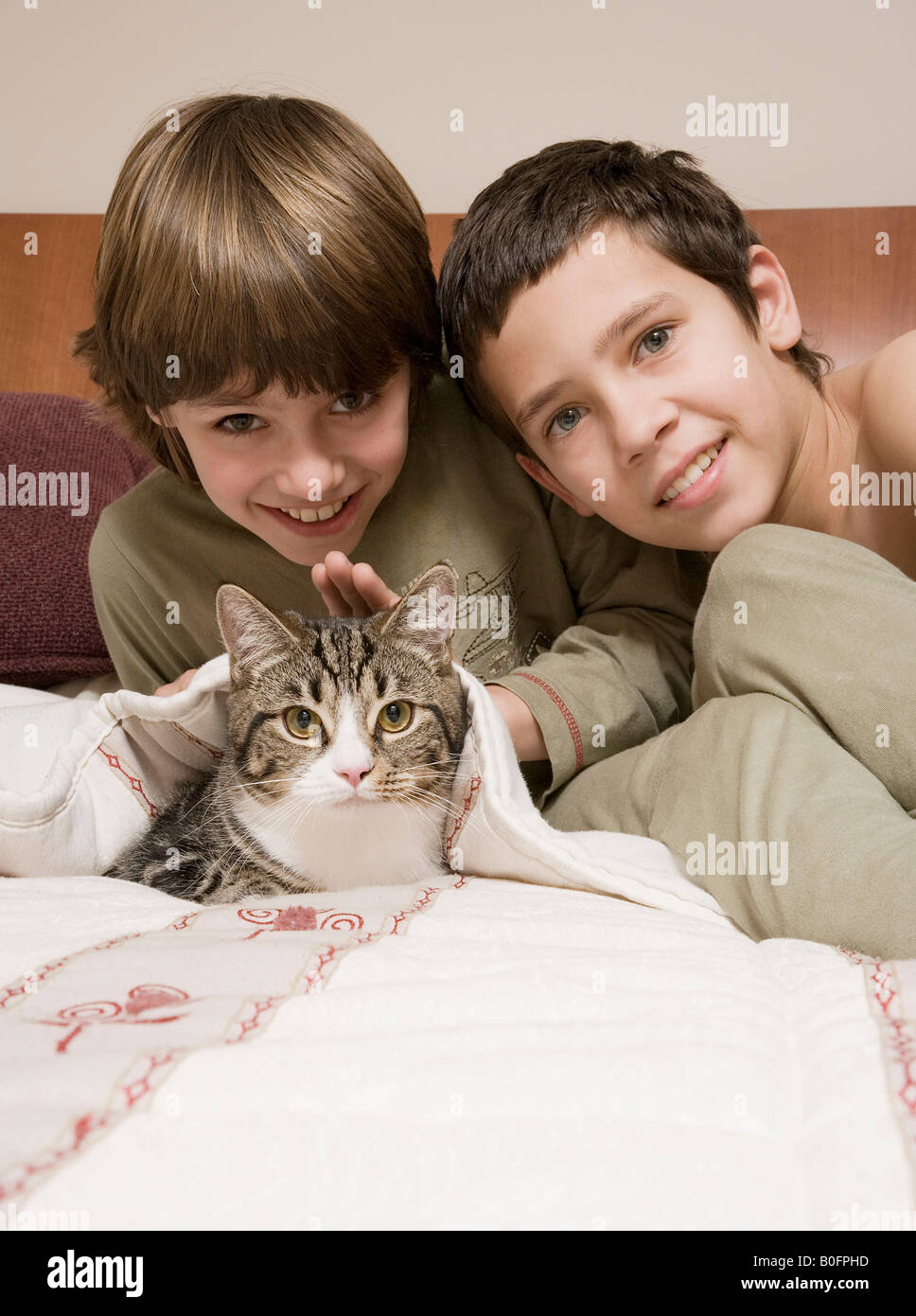 Boys with pet hi-res stock photography and images - Alamy