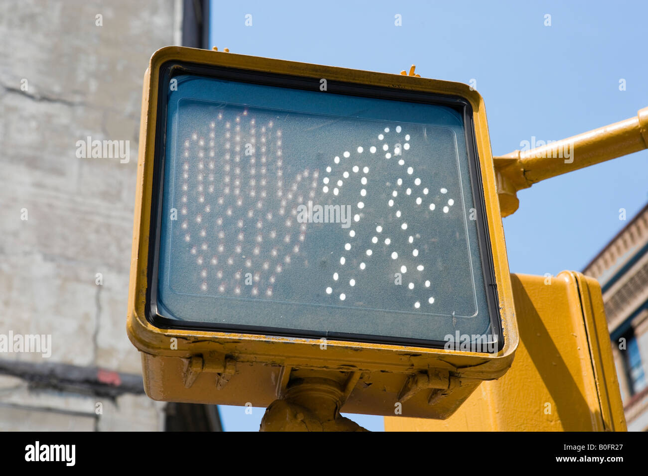 Pedestrian crossing sign new york hi-res stock photography and images ...