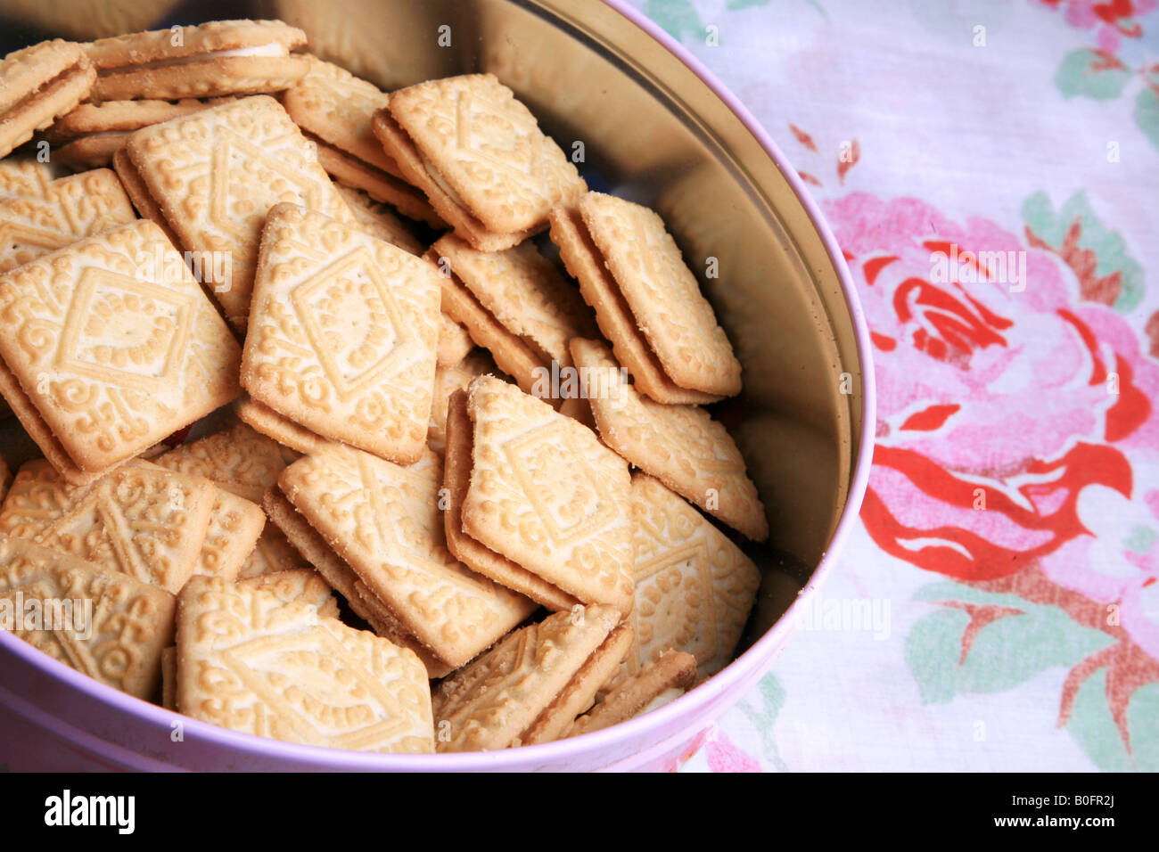 Tin of biscuits hi-res stock photography and images - Alamy