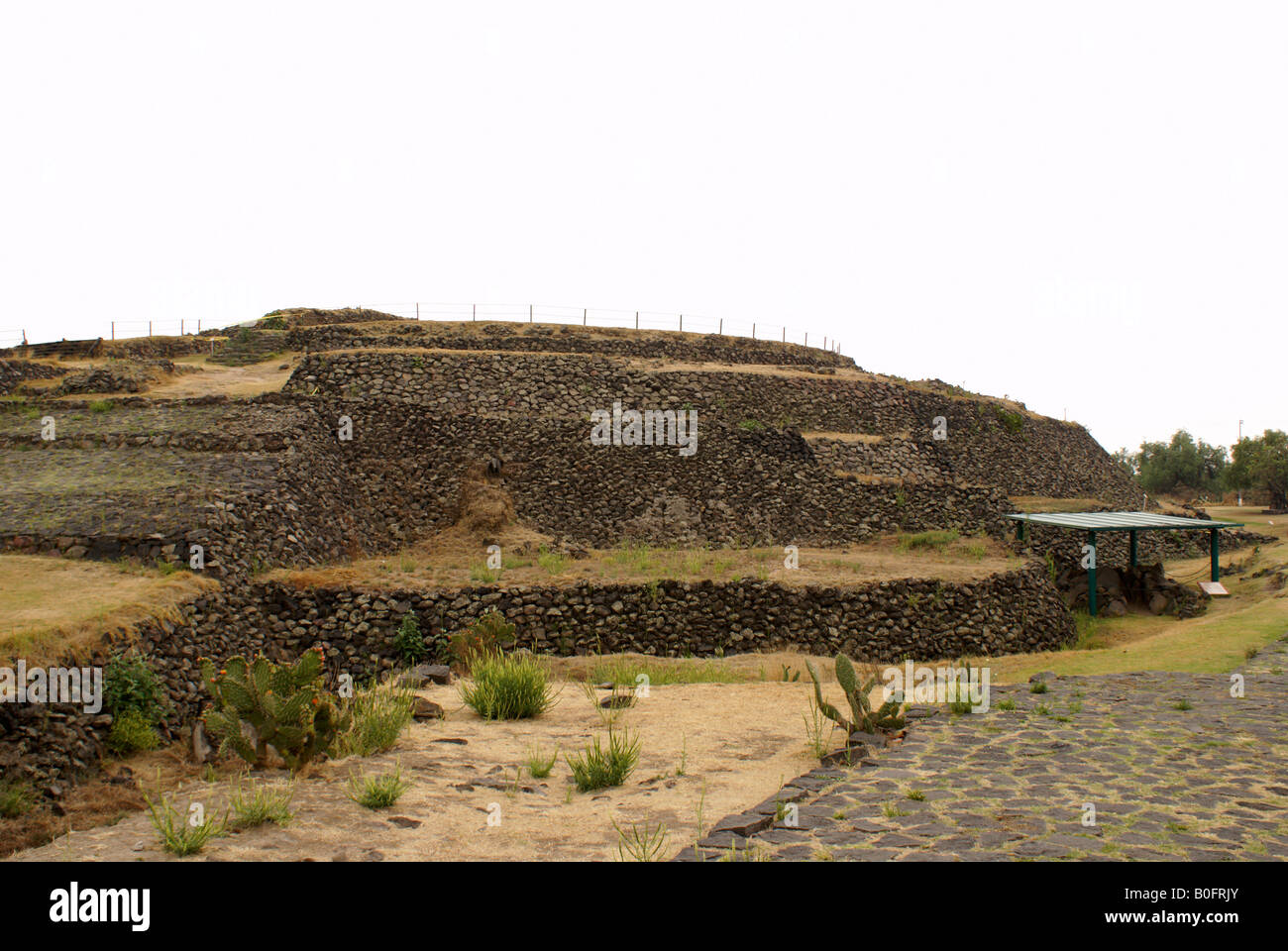 Platform cuicuilco hi-res stock photography and images - Alamy