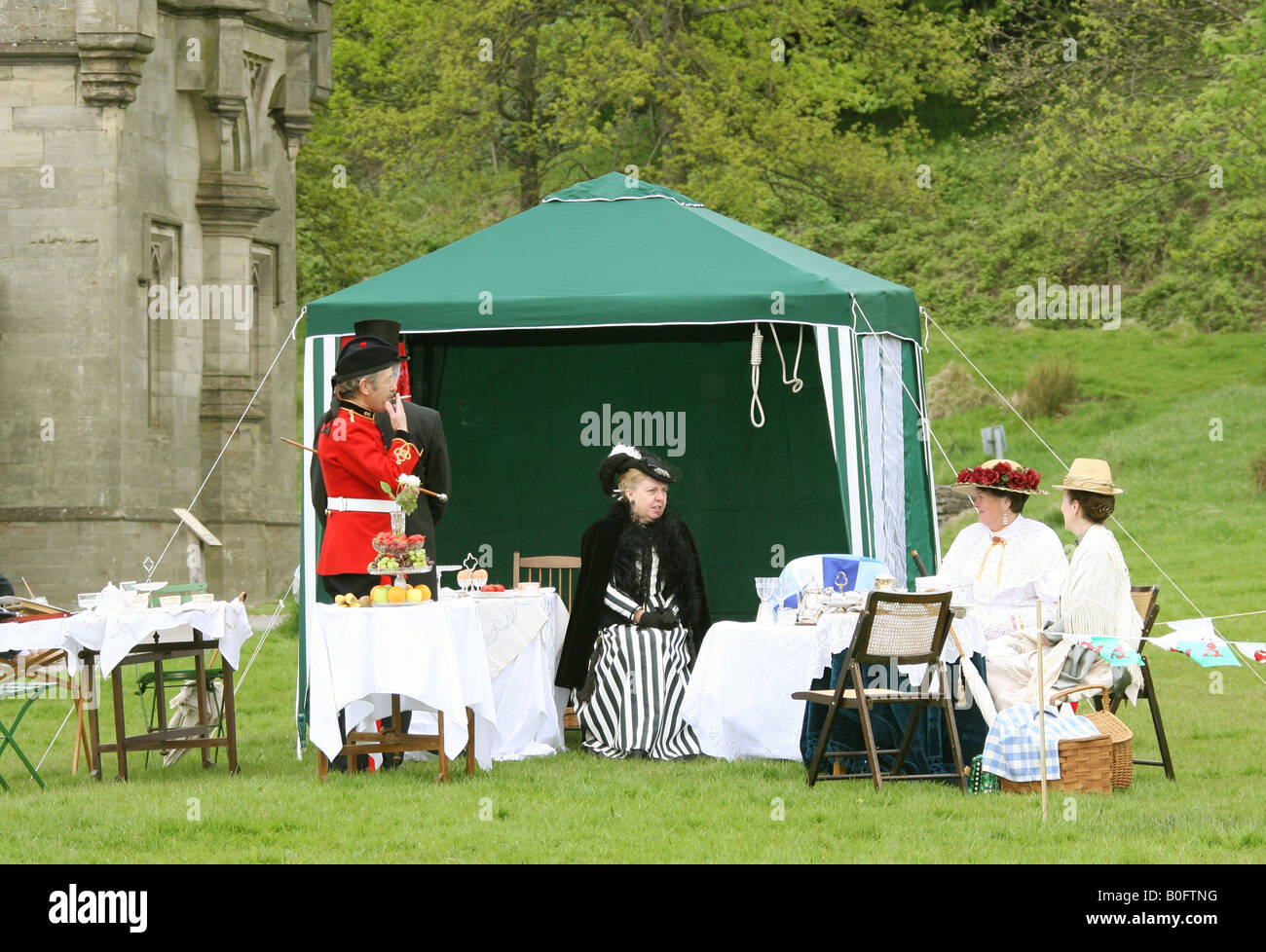 Welsh women costume victorian hi-res stock photography and images - Alamy