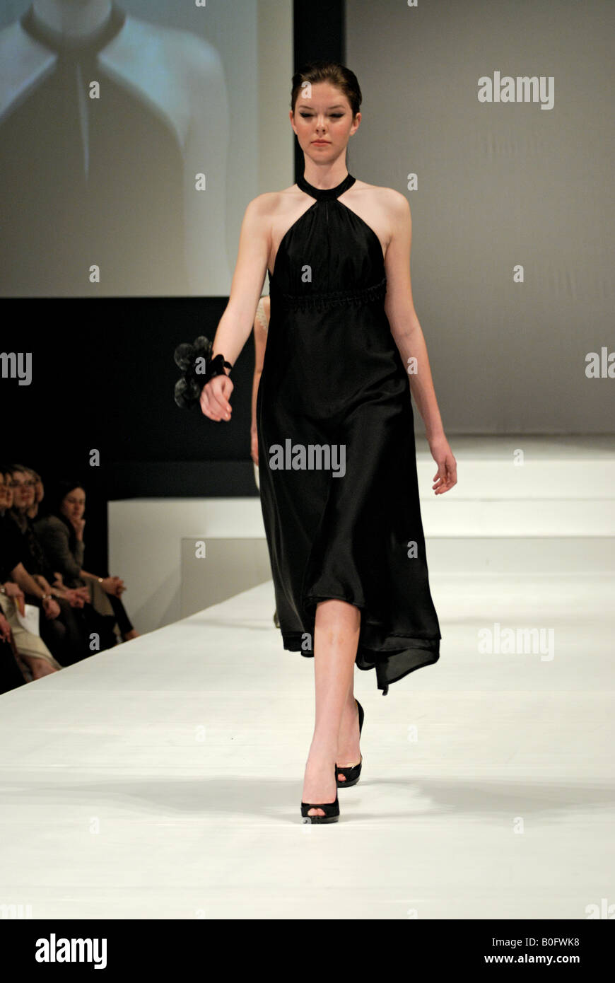 Vogue runway hi-res stock photography and images - Alamy