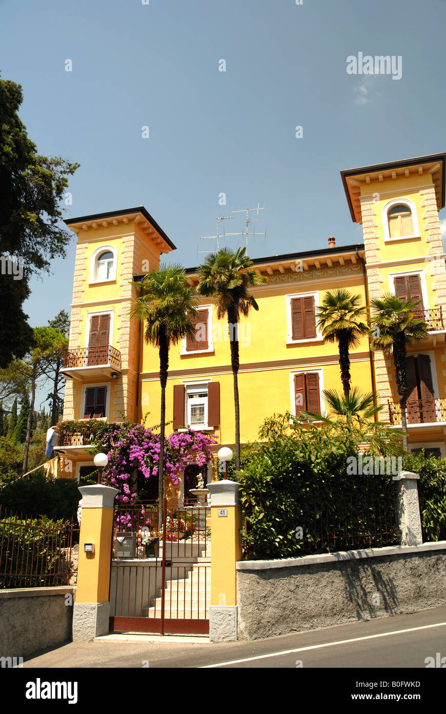 Stunning villa at Gardone Riviera on Lake Garda Stock Photo - Alamy