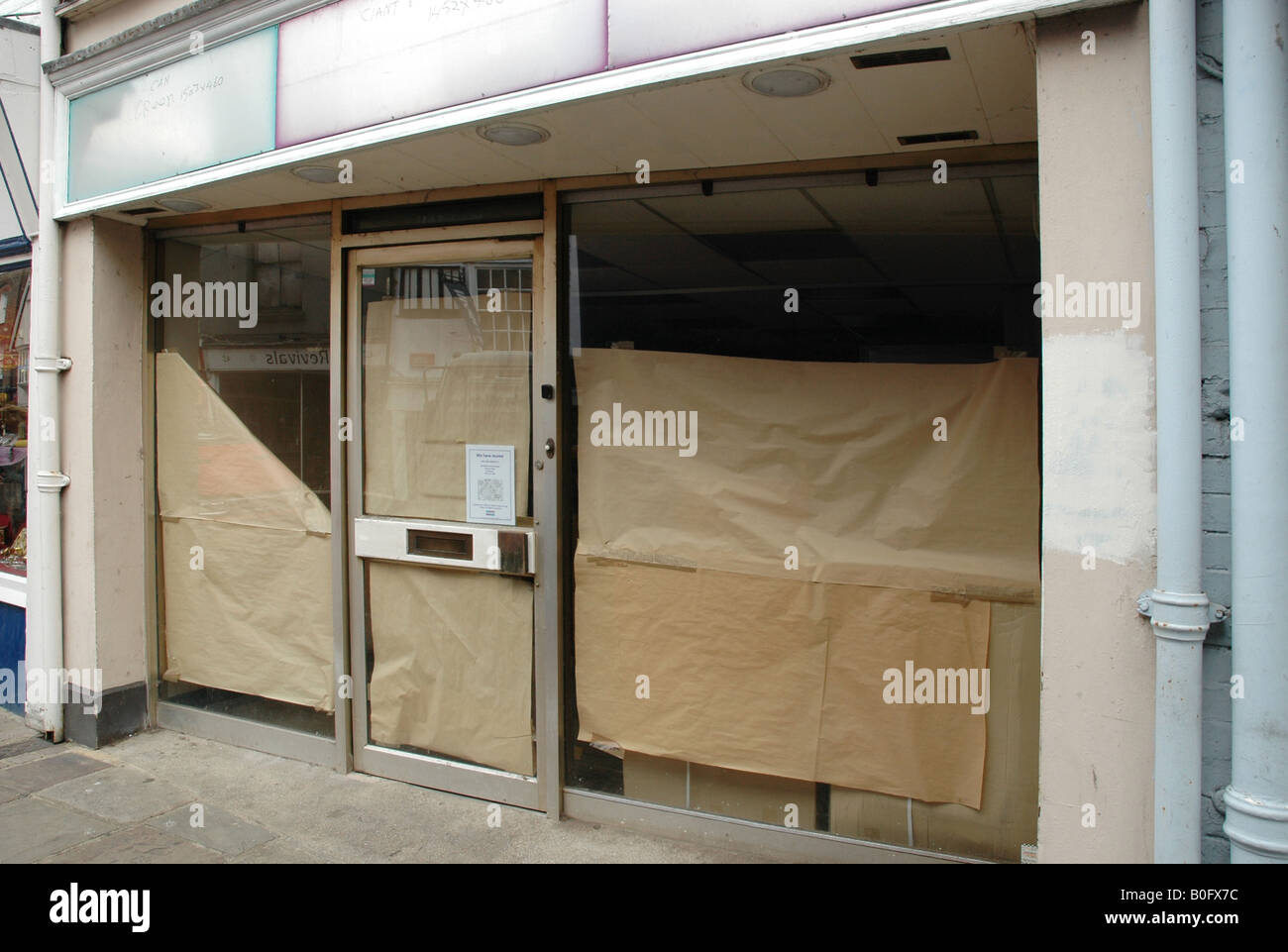 Shop closed metaphor hi-res stock photography and images - Alamy