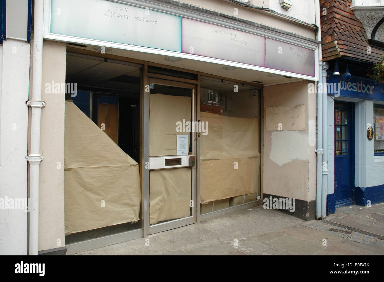 Shop closed metaphor hi-res stock photography and images - Alamy