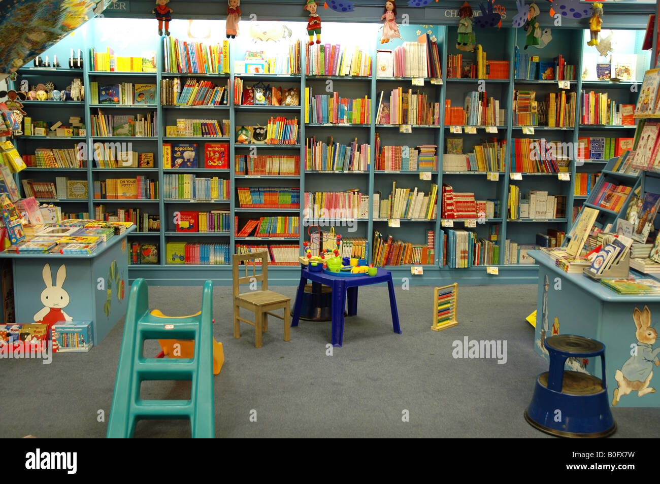 Book shop interior childrens hi-res stock photography and images - Alamy
