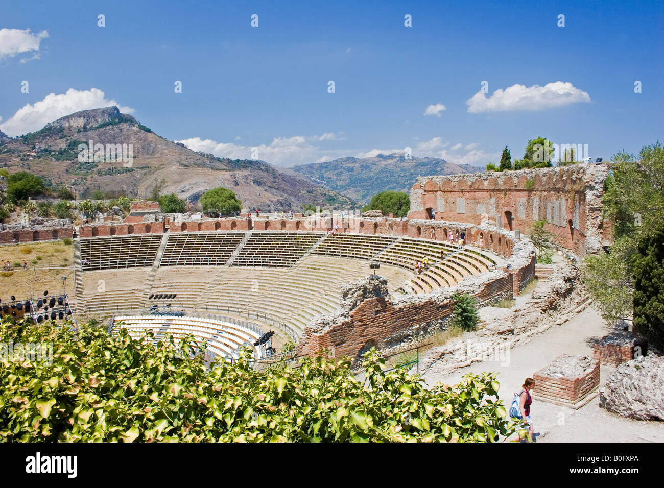 ANCIENT GREEK STADIUM AT SYRACUSES SICILY Stock Photo - Alamy