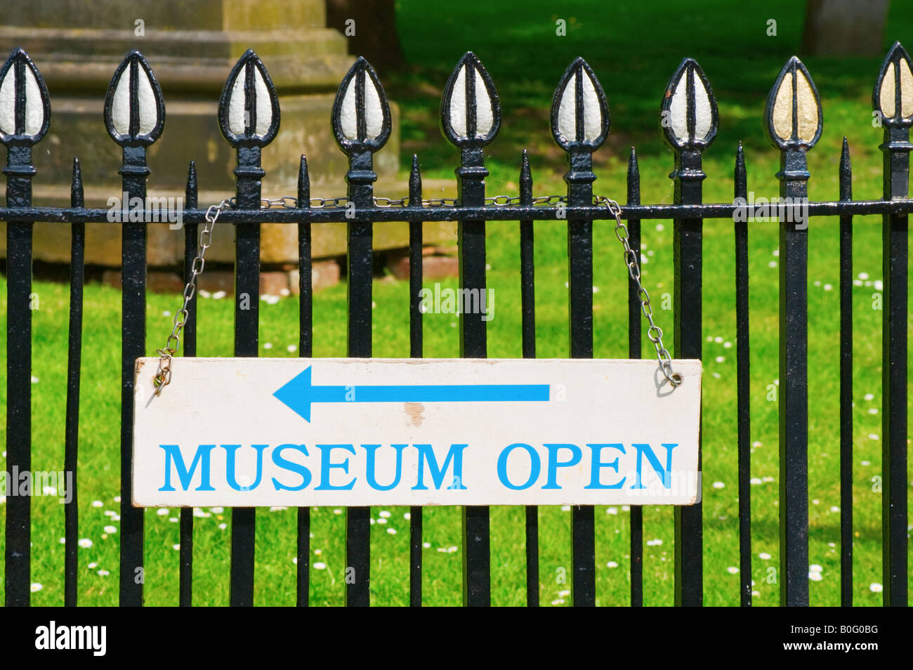 Museum open sign hi-res stock photography and images - Alamy