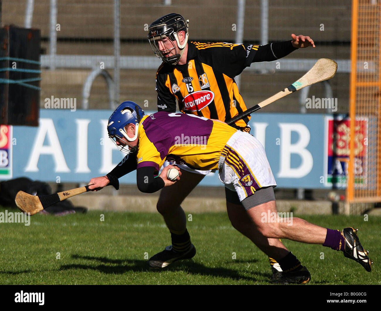 Hurling sport hi-res stock photography and images - Alamy