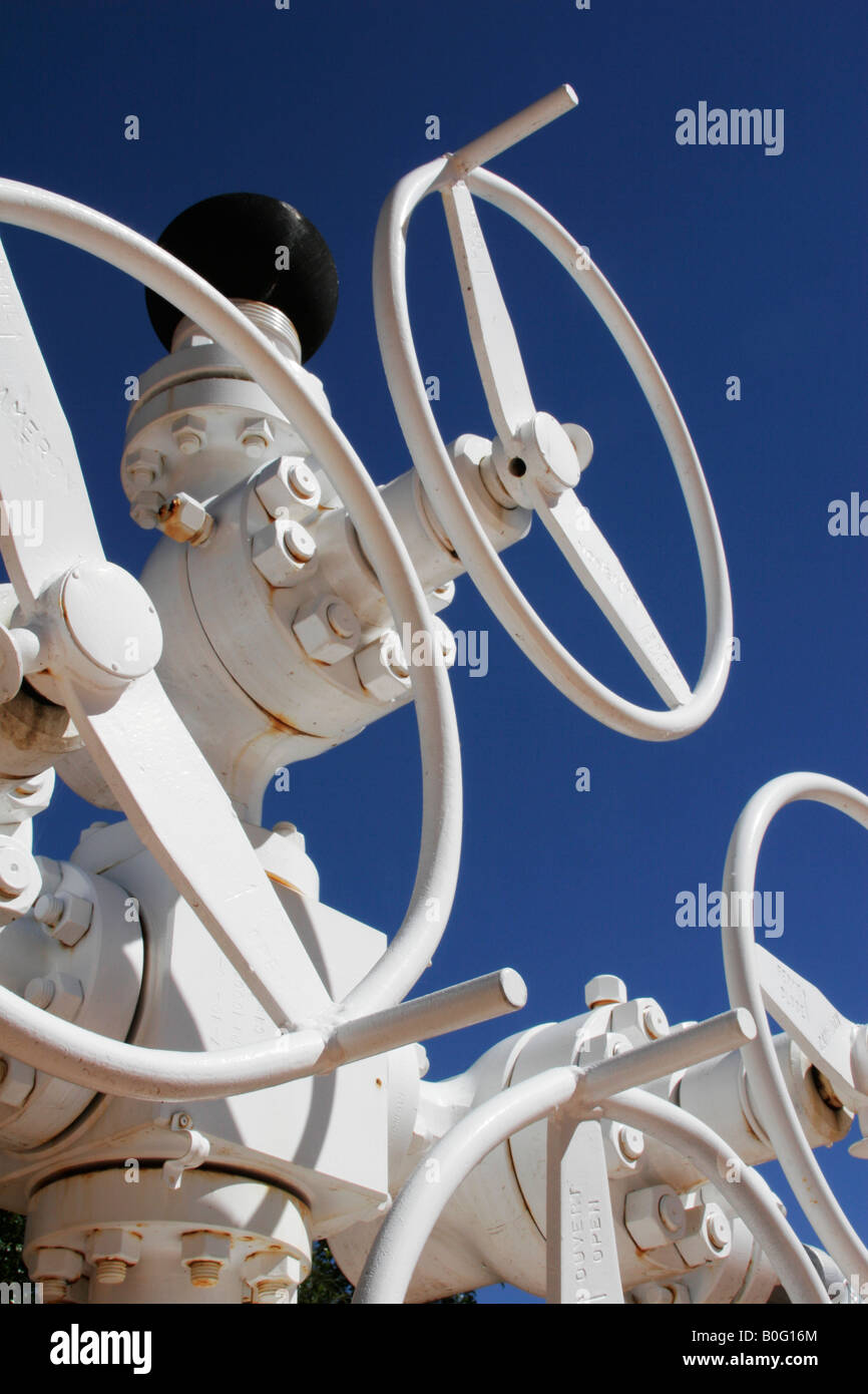 Open valves hi-res stock photography and images - Alamy