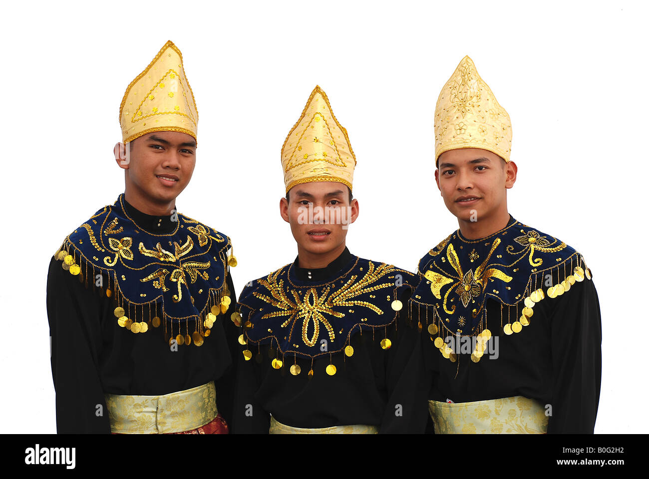 Malay men in traditional dress hi-res stock photography and images - Alamy