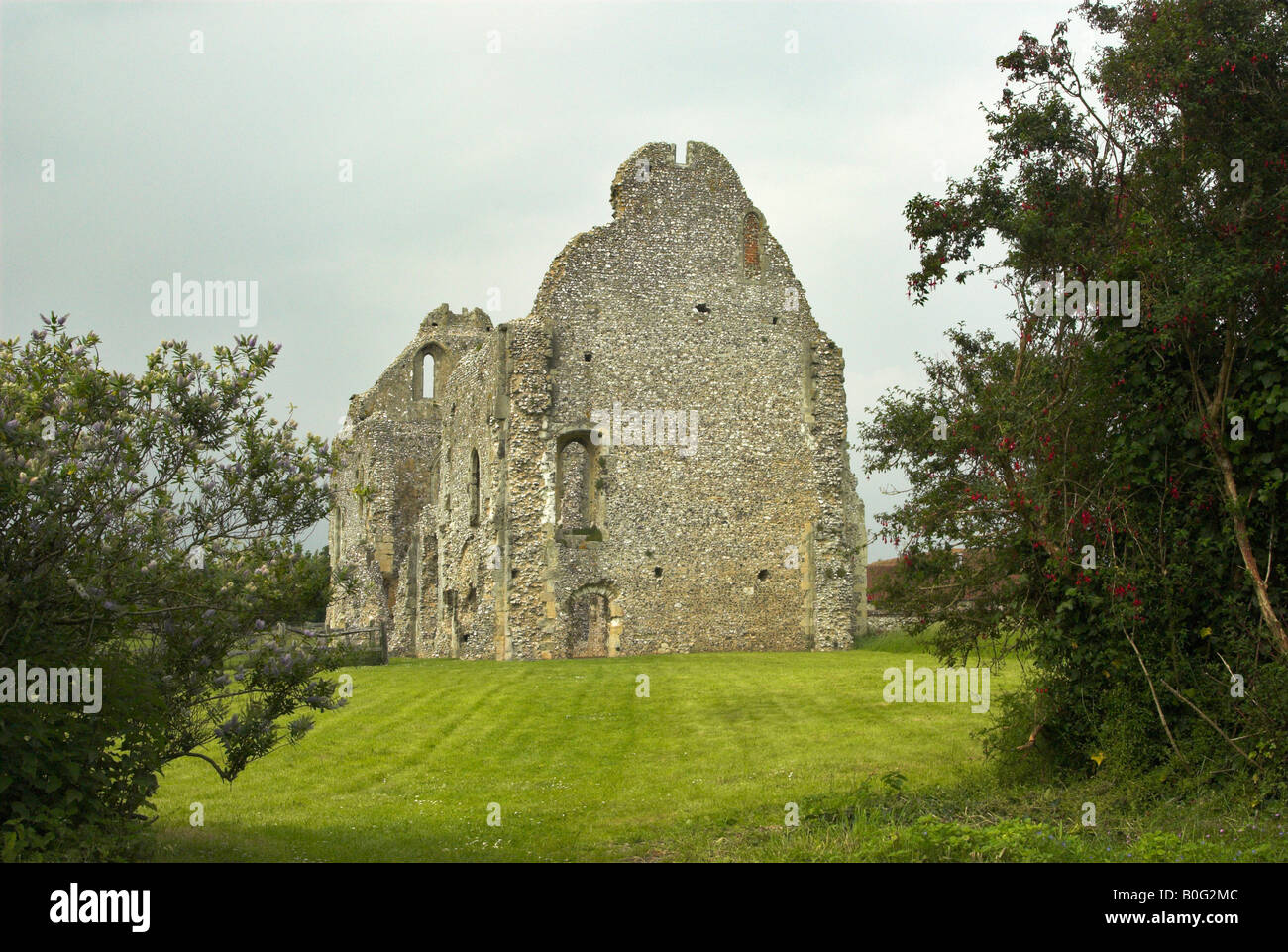 Boxgrove priory window hi-res stock photography and images - Alamy