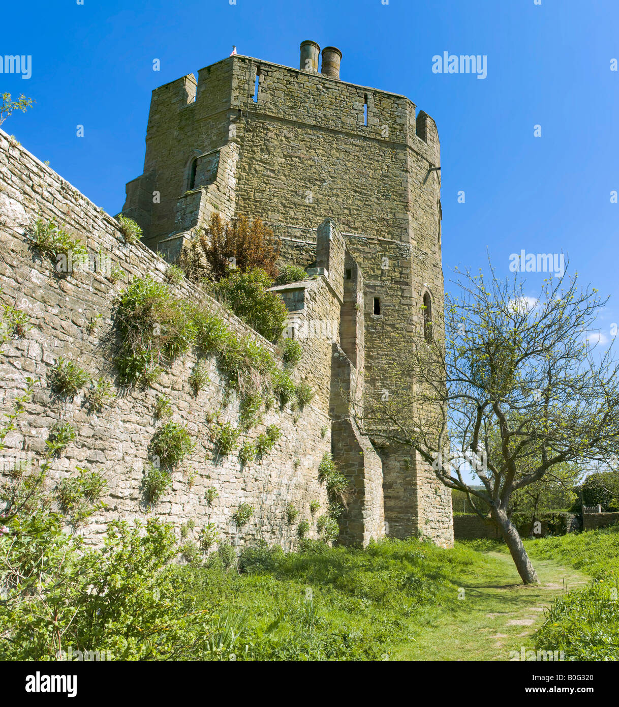 Tower stone turret stokesay castle hi-res stock photography and images ...