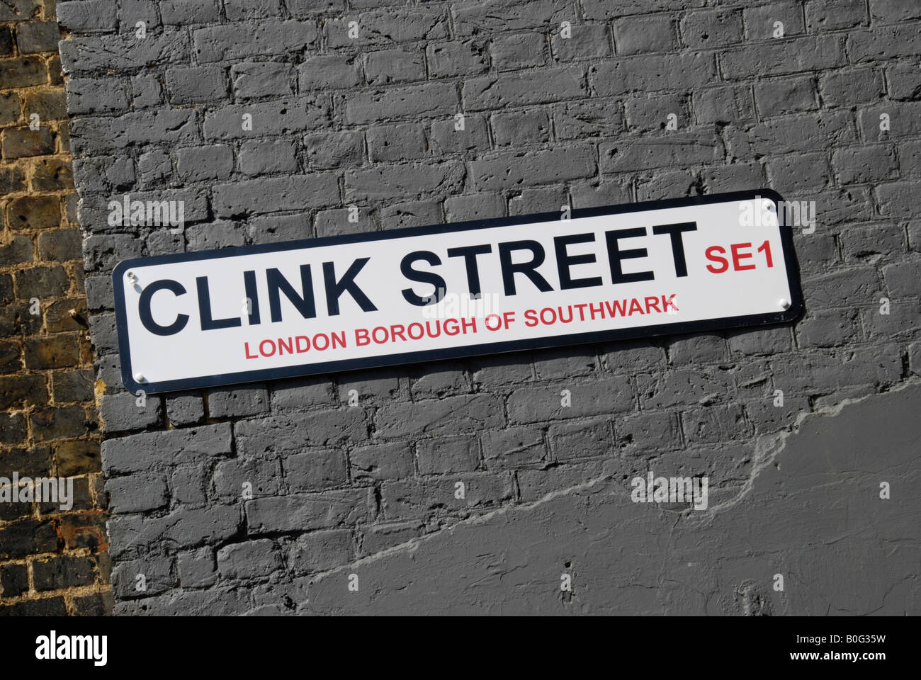 Clink street sign hi-res stock photography and images - Alamy