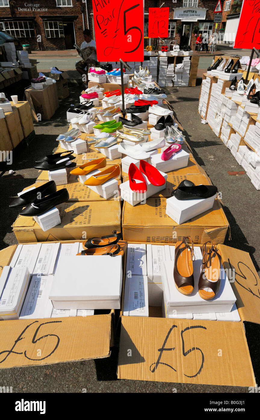 Shoe market stall hi-res stock photography and images - Alamy