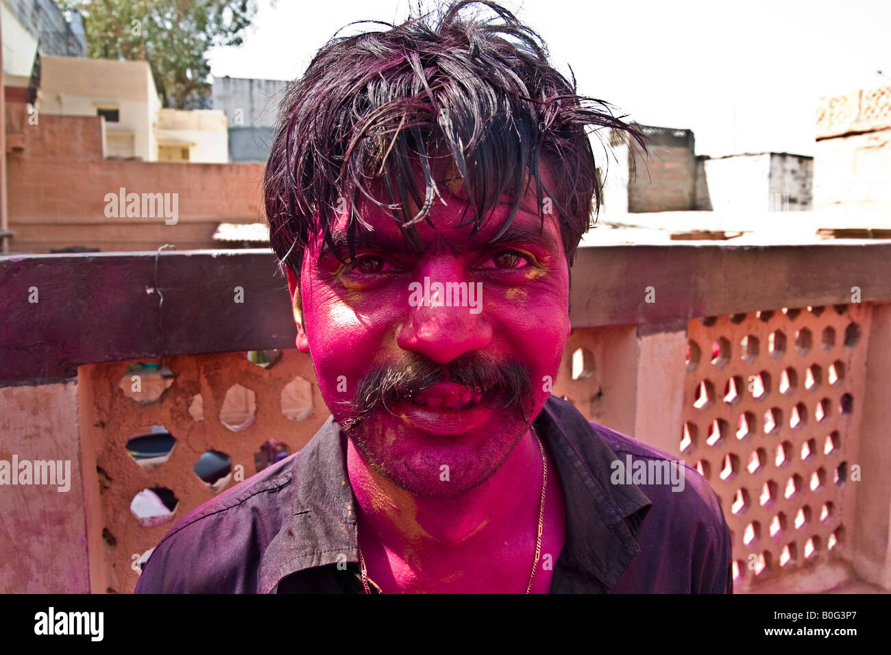 Man celebrating holi, India Stock Photo - Alamy
