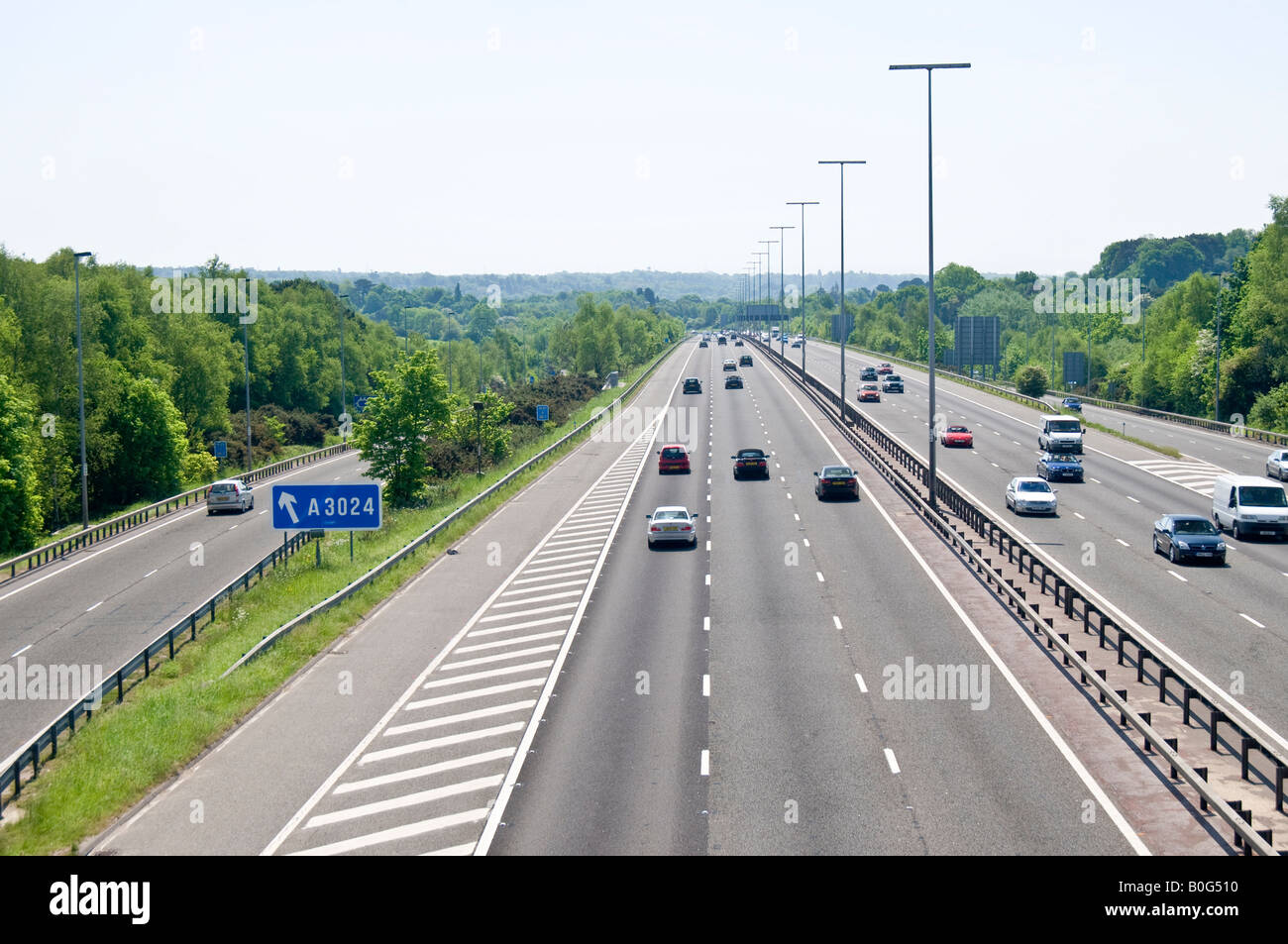 M27 motorway lorry hi-res stock photography and images - Alamy
