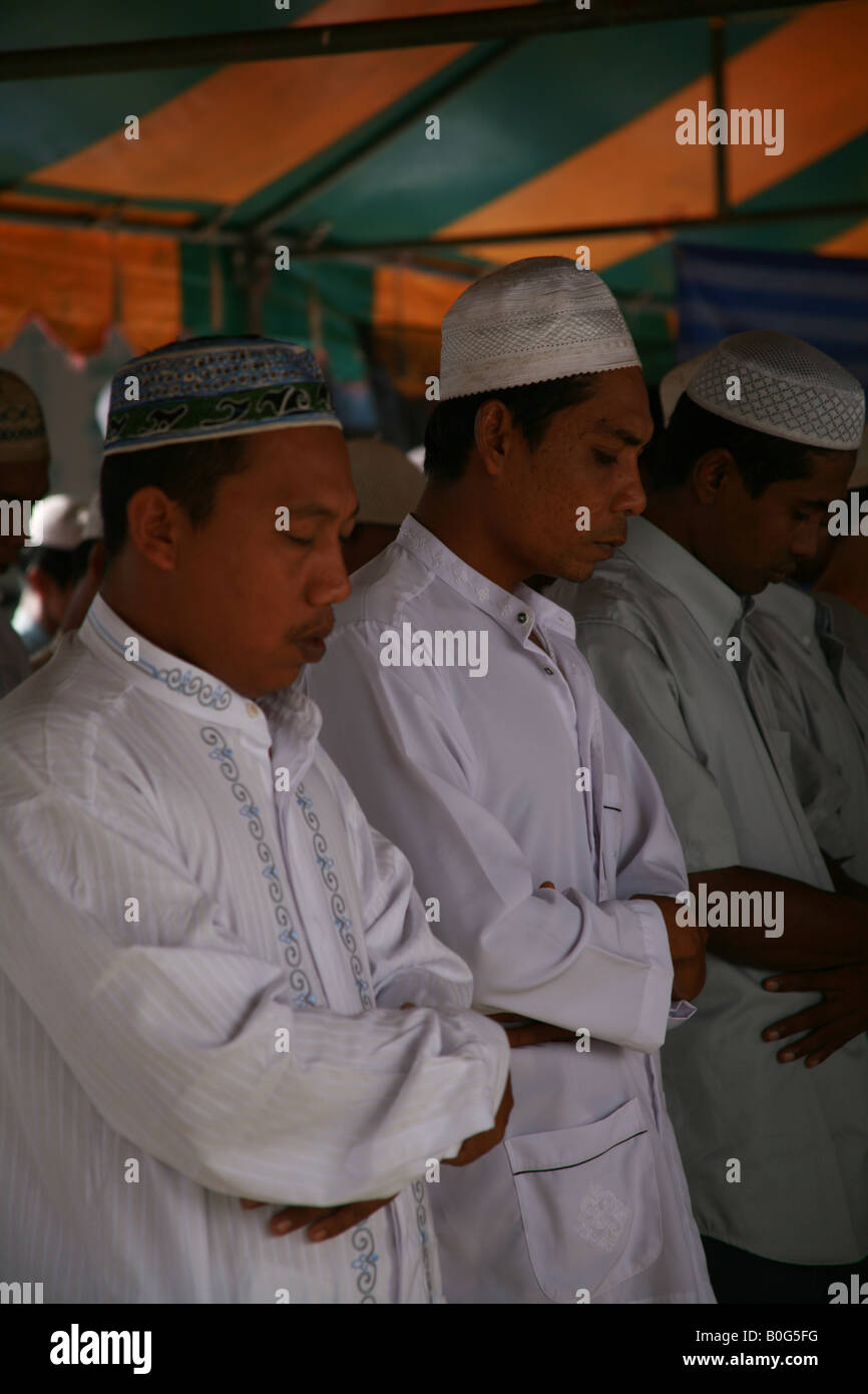 koh samui muslims at mosque on eid ul fitr festival Stock Photo - Alamy
